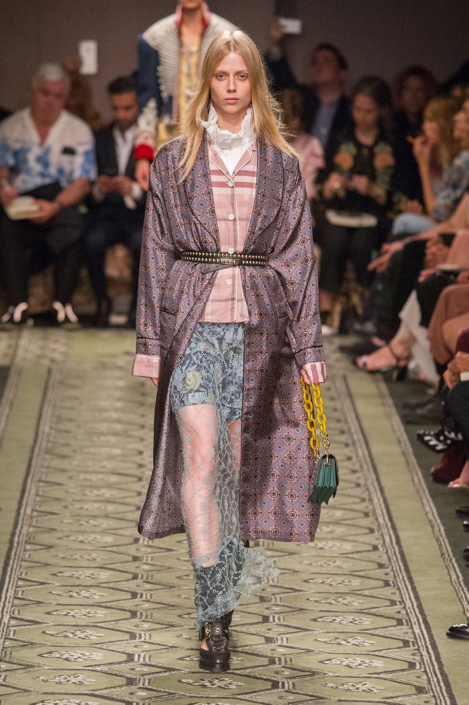 Burberry Runway Show September 2016 | PS Fashion