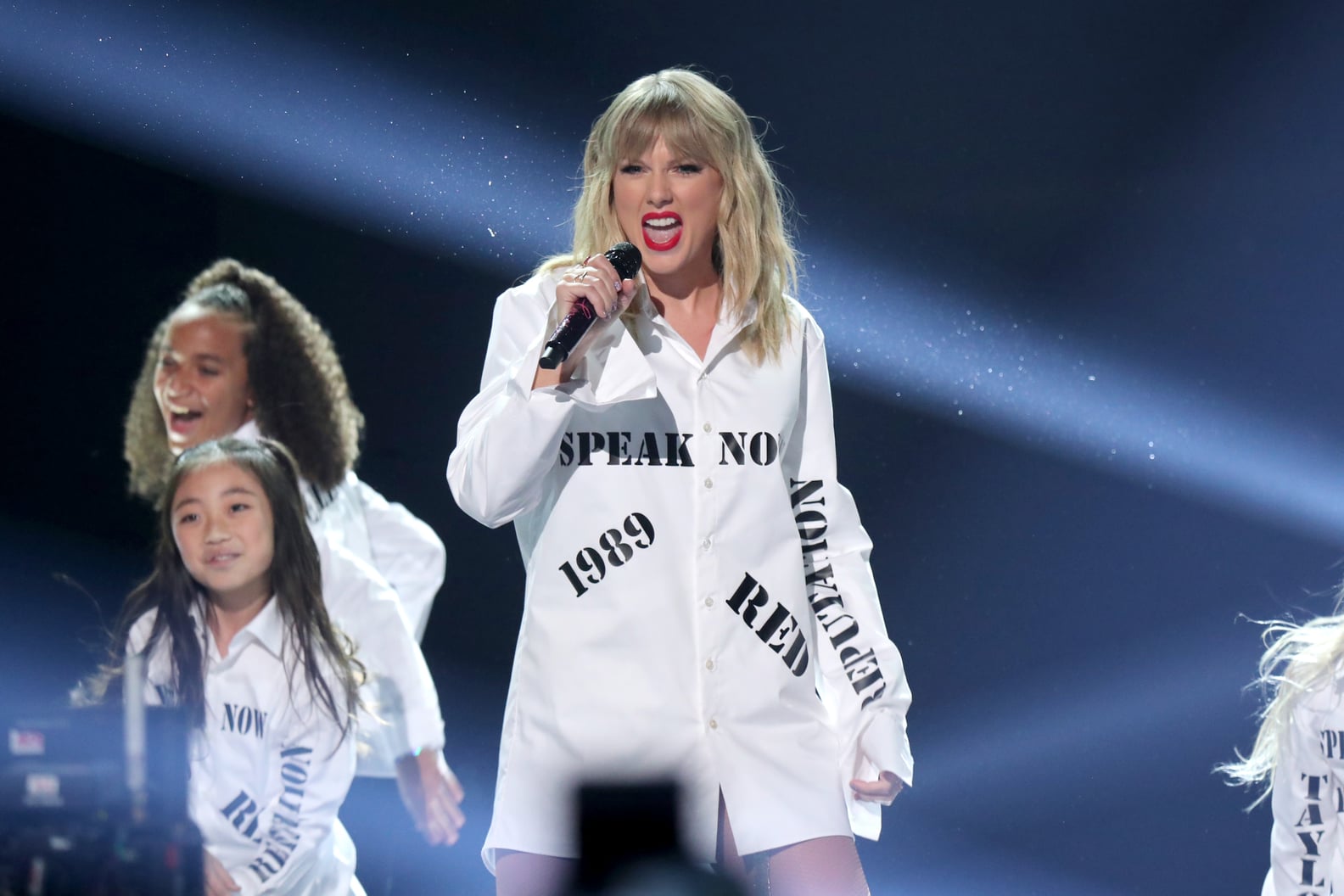 Taylor Swift 2019 American Music Awards Performance Video | PS ...