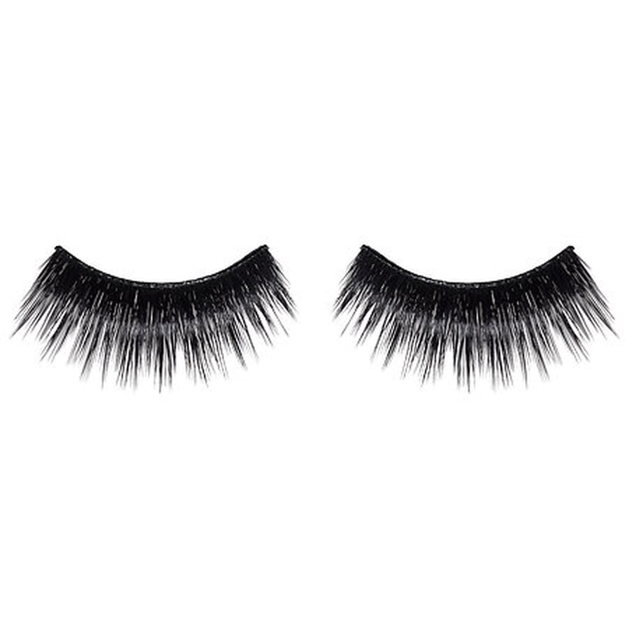 Foolproof Guide to Applying False Eyelashes | PS Beauty