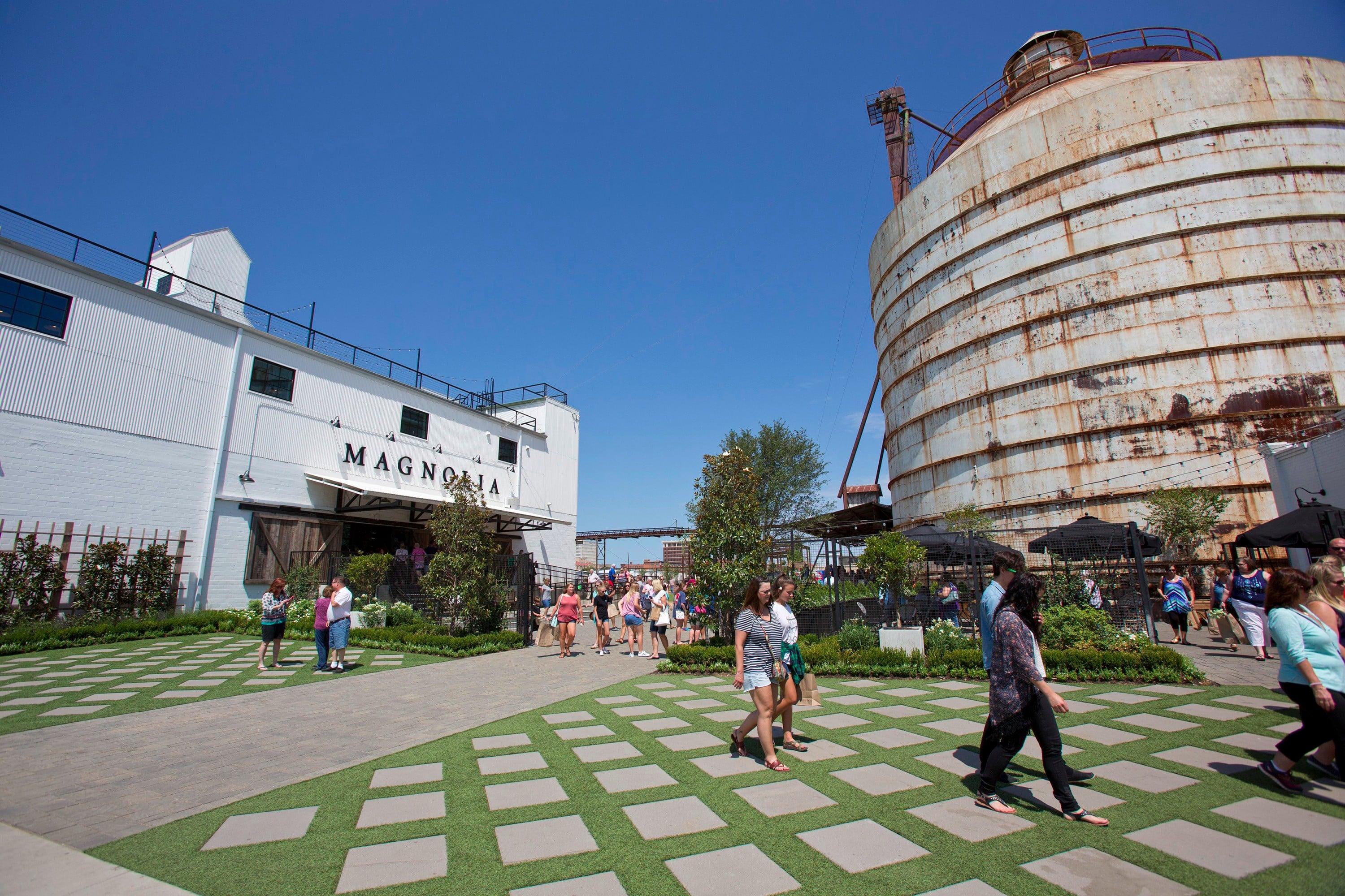 Visiting the Magnolia Market Silos | PS Home