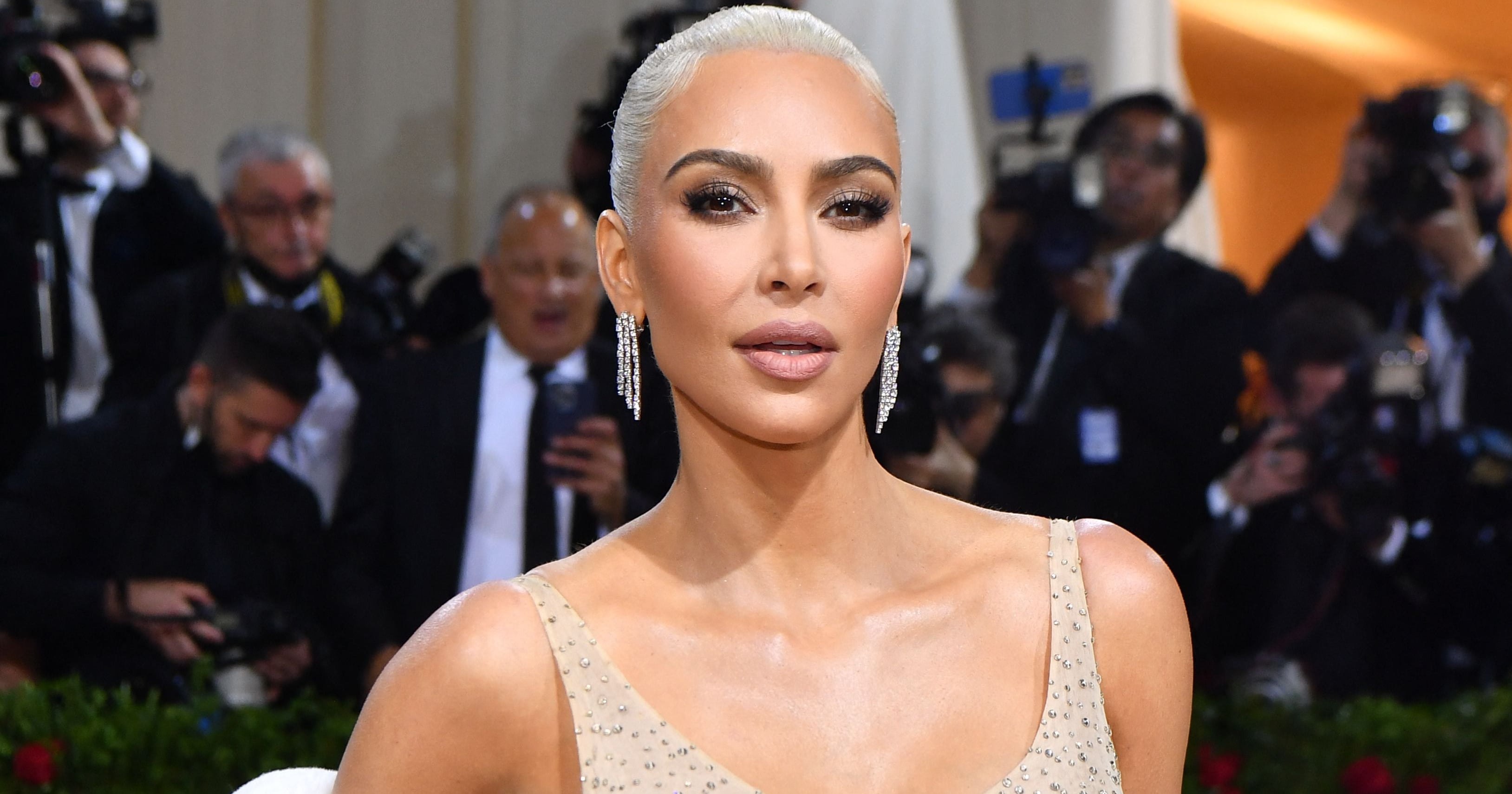 Kim Kardashian's Weightlifting Workout Routine | PS Fitness