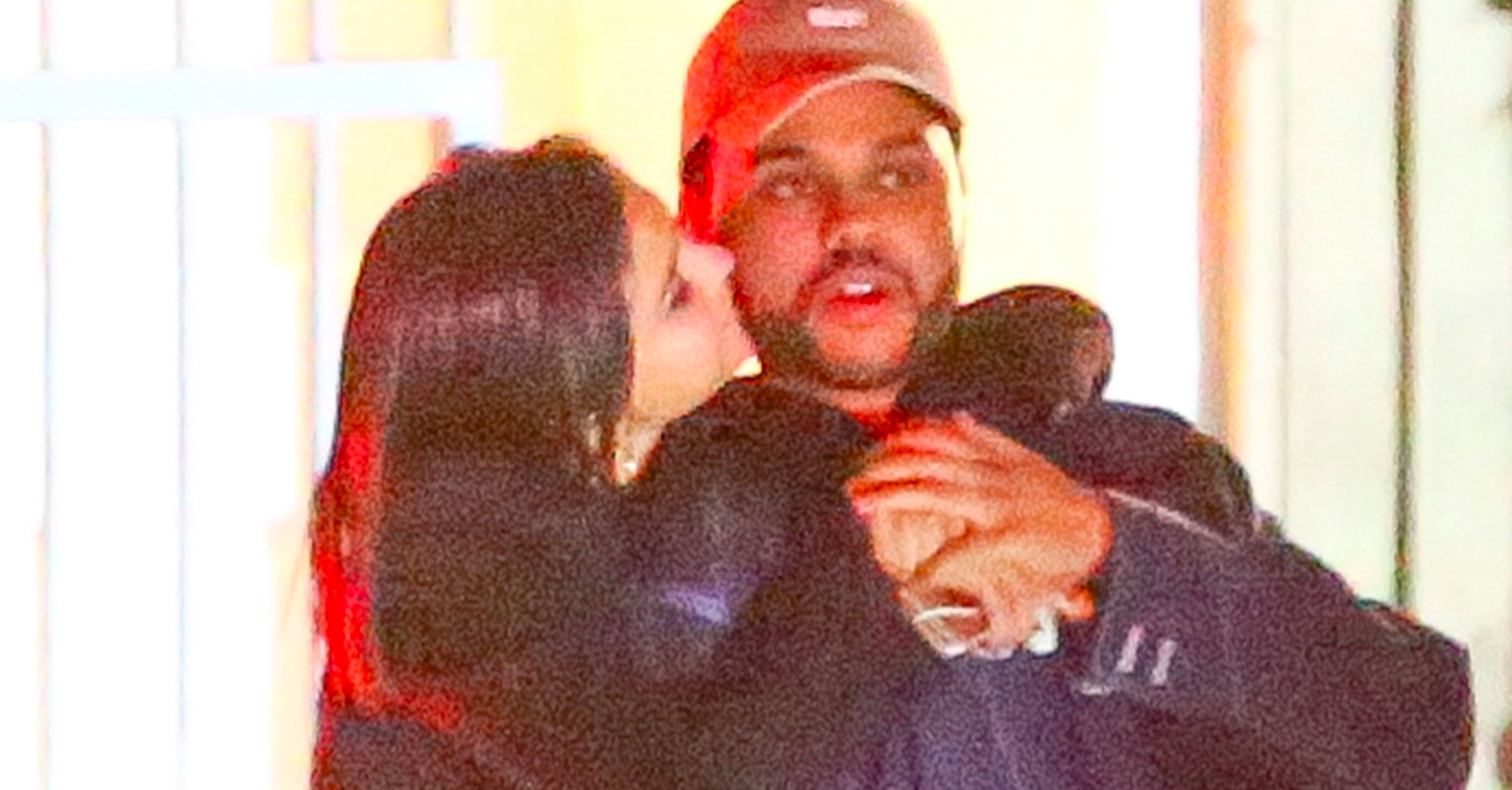 Selena Gomez and The Weeknd Kissing Pictures January 2017 | POPSUGAR ...