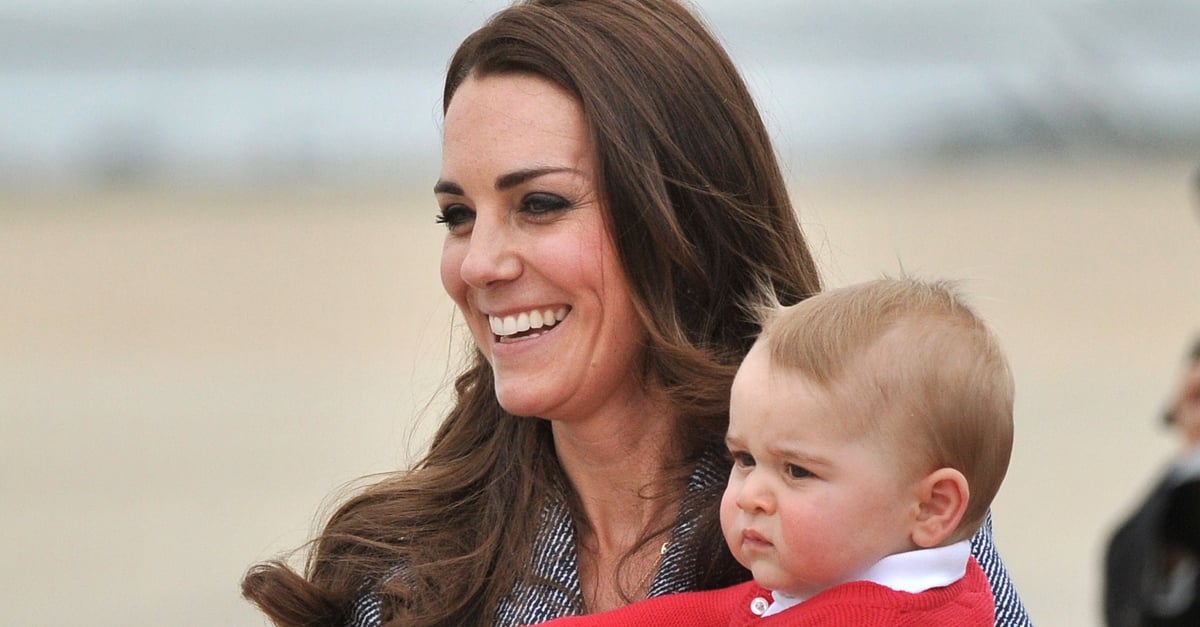 Kate Middleton Pushing Prince George in a Stroller | PS Celebrity