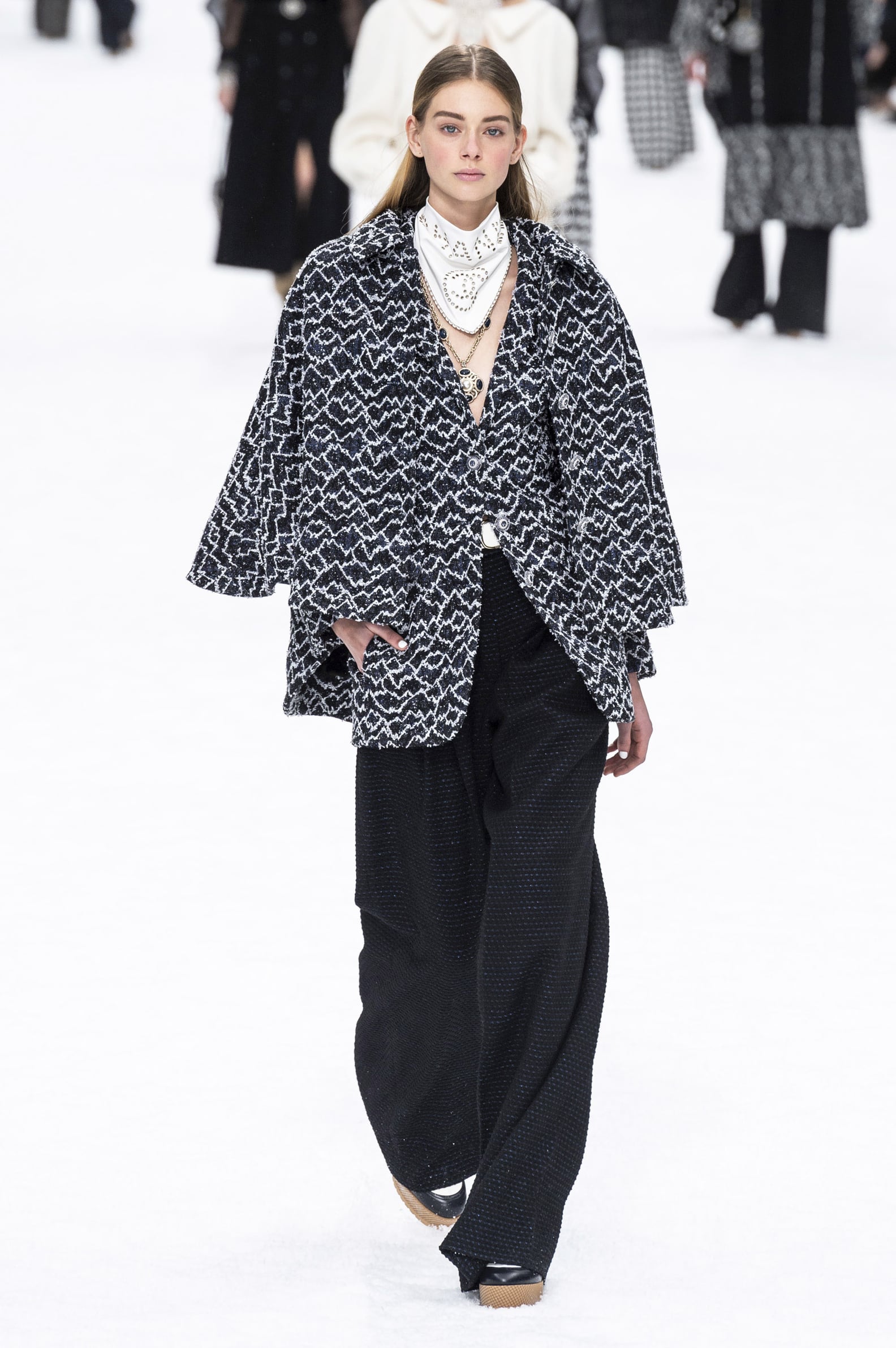 Chanel Fall 2019 Runway Pictures | PS Fashion