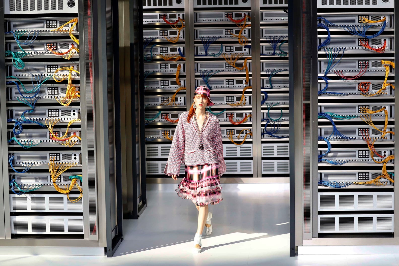 Chanel Data Center Show Spring 2017 | PS Fashion
