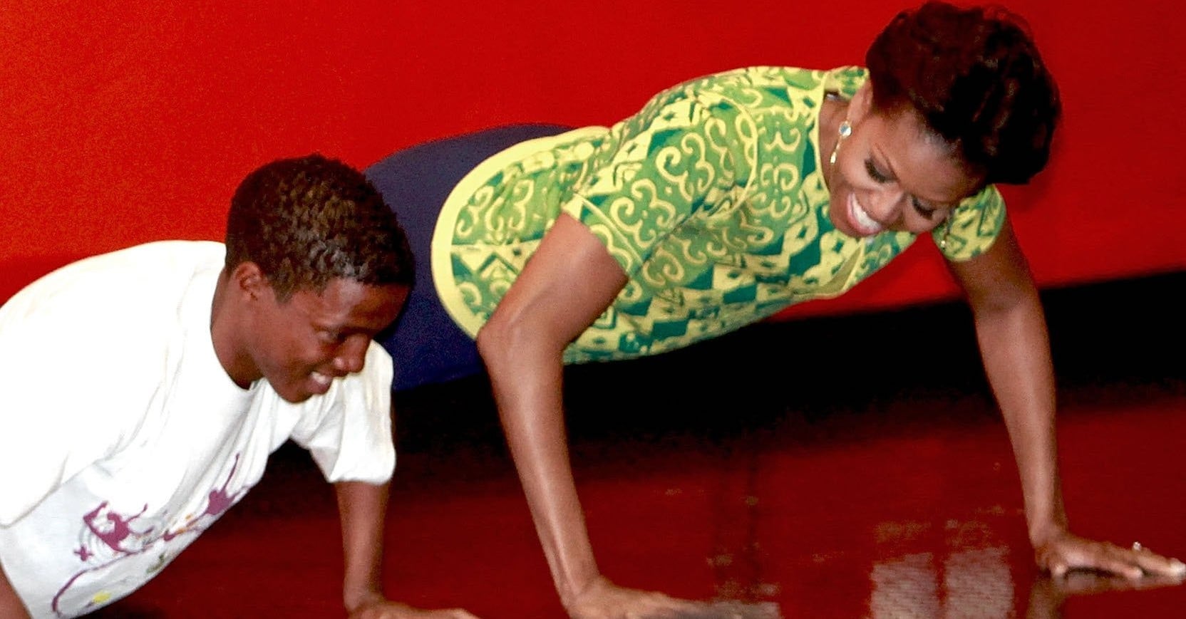 Michelle Obama Doing Push-Ups | PS News
