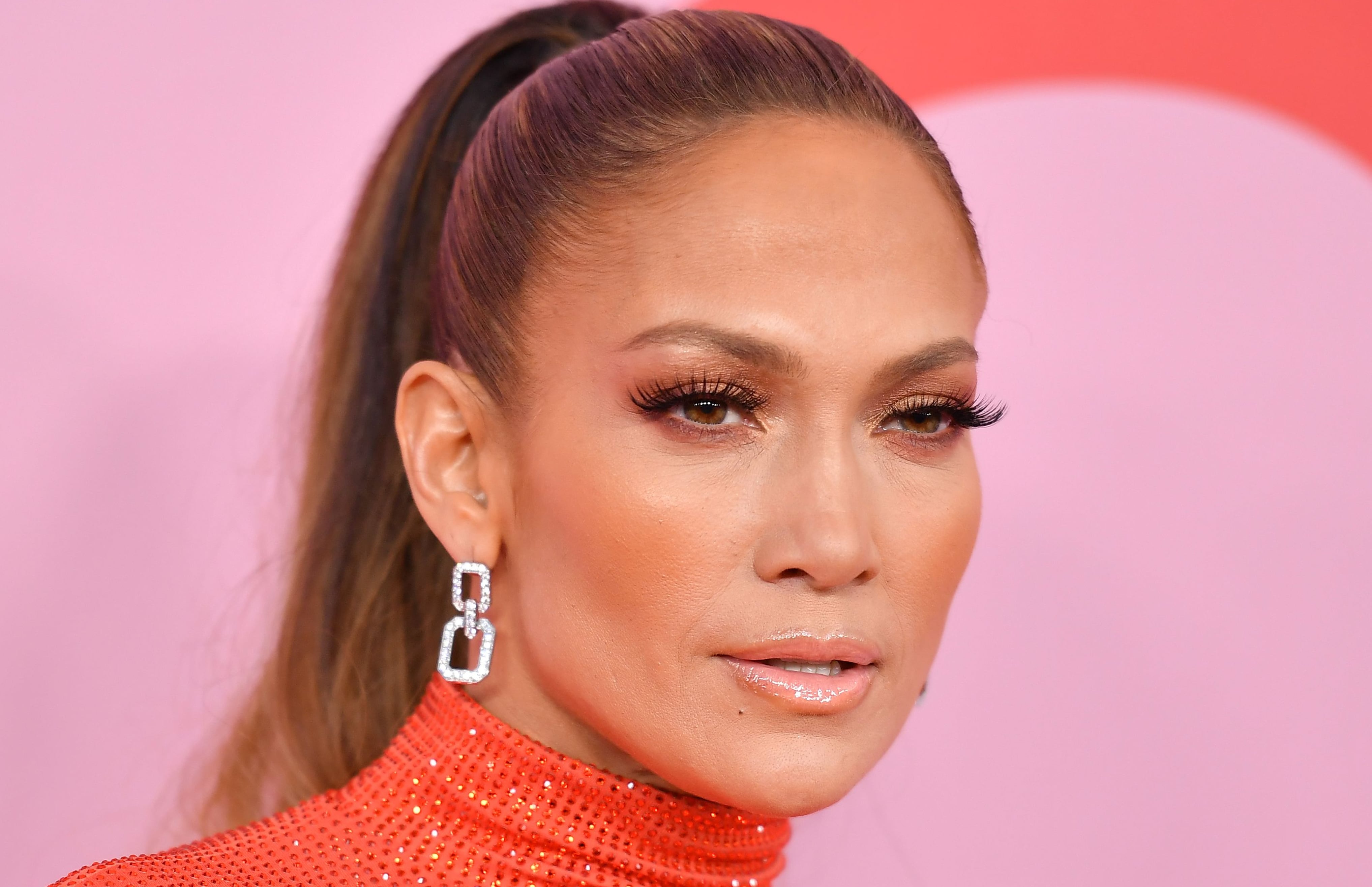 Jennifer Lopez Got a Subtle Curtain Bangs Haircut | POPSUGAR Beauty