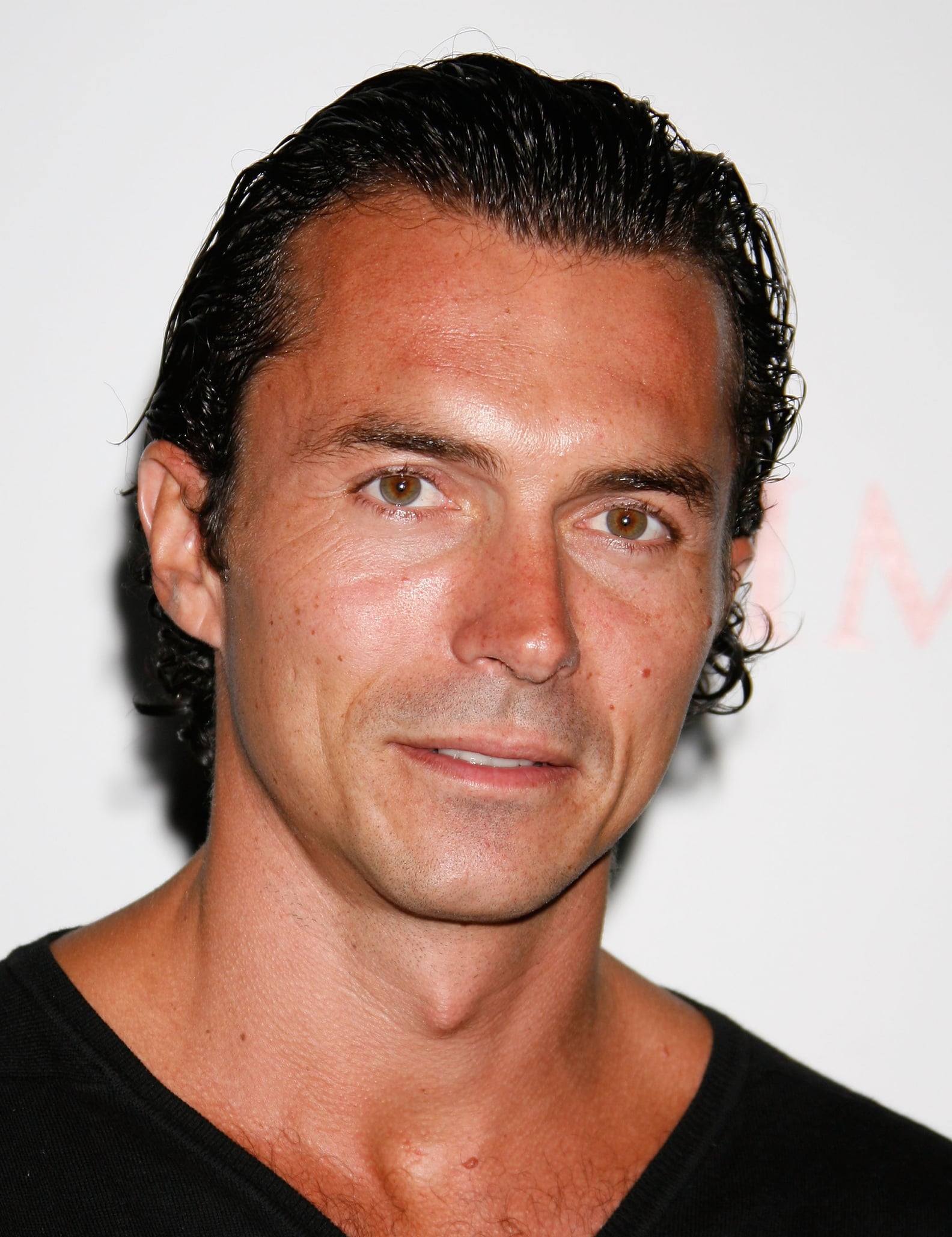Who Plays Antoine on Emily in Paris? | PS Entertainment