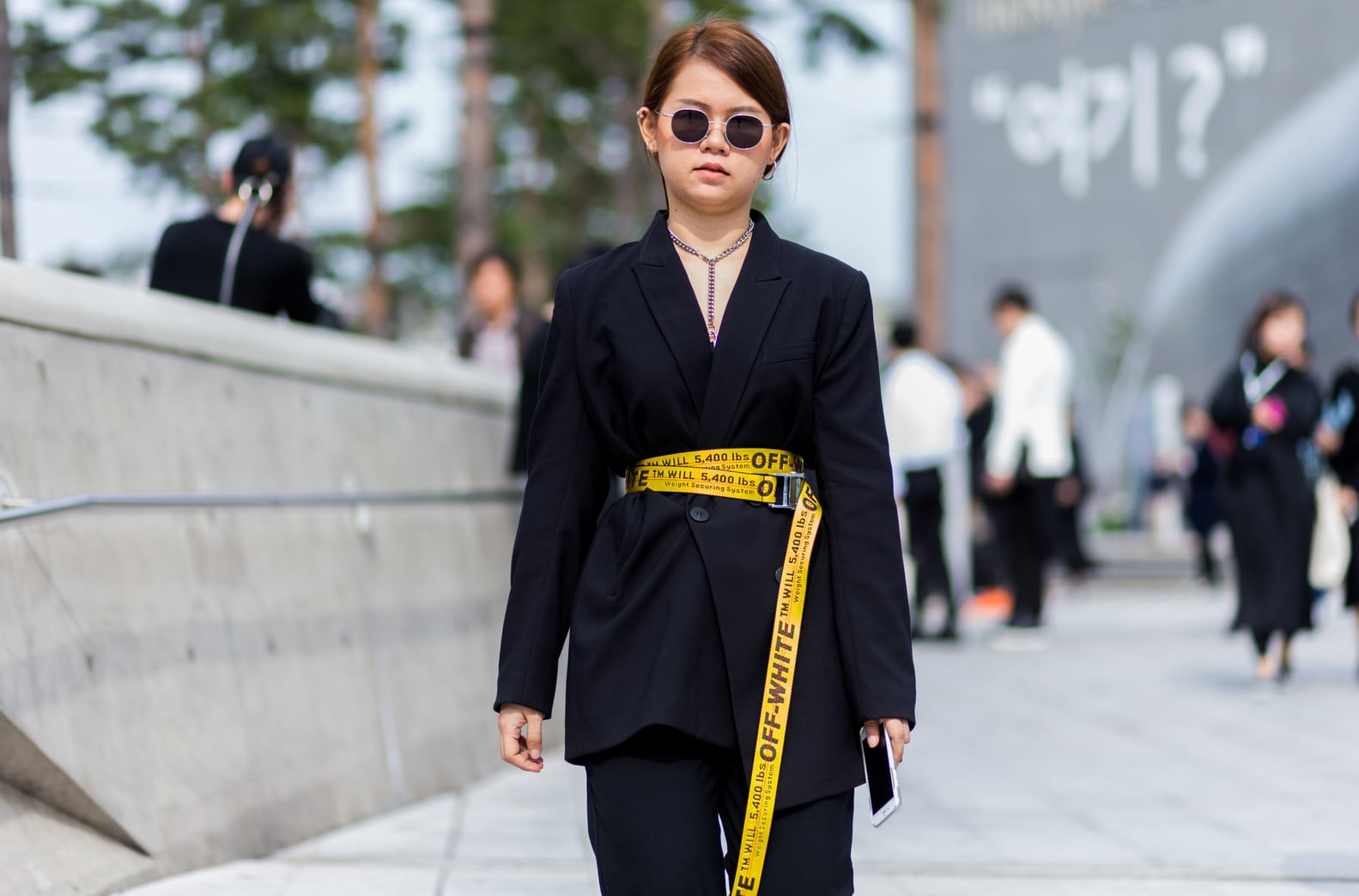 How to Actually Wear That Super-Trendy Off-White Belt | PS Fashion