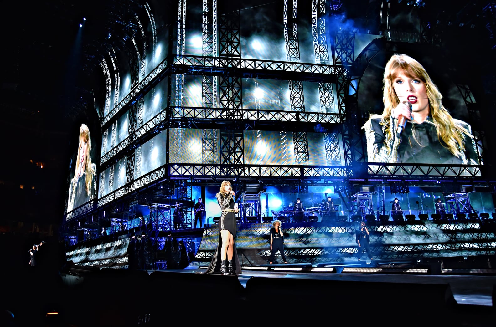 Taylor Swift Reputation Stadium Tour Pictures | PS Celebrity