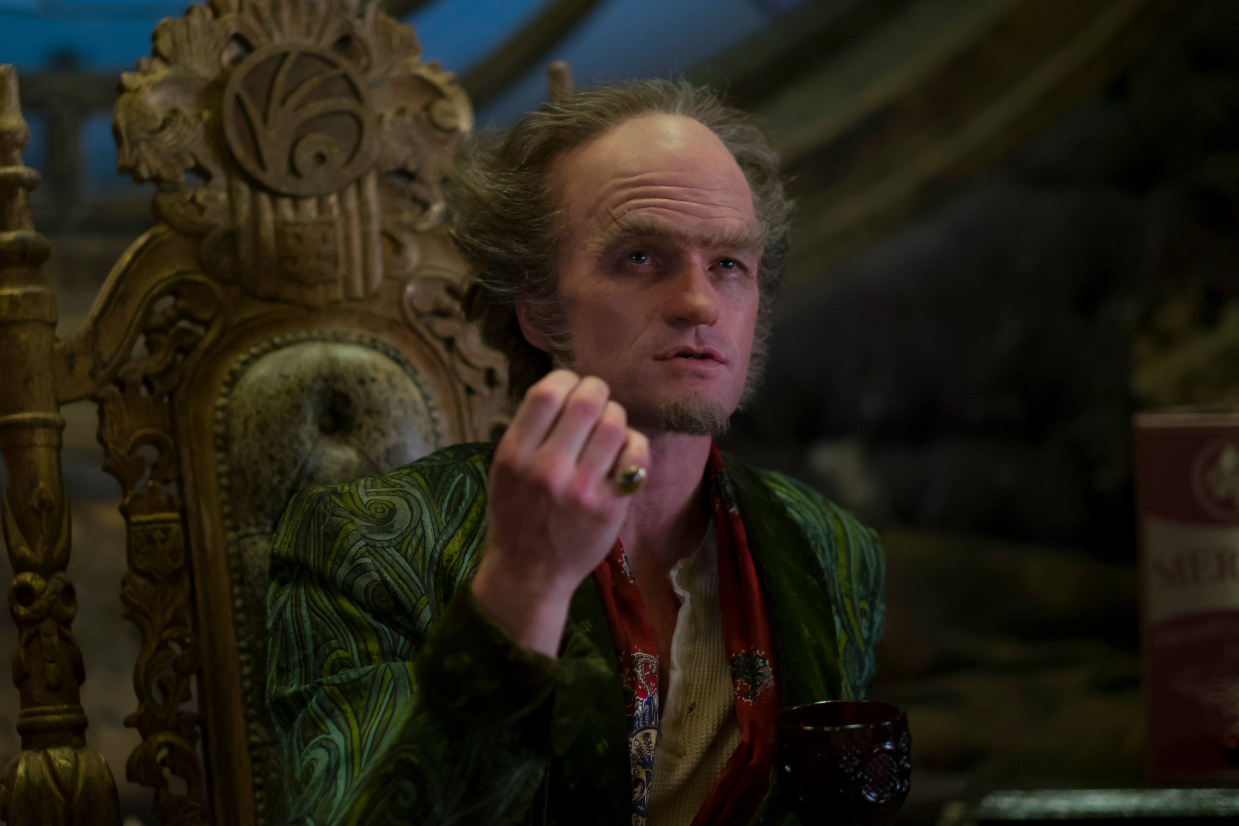 A Series of Unfortunate Events Season 1 Easter Eggs | PS Entertainment