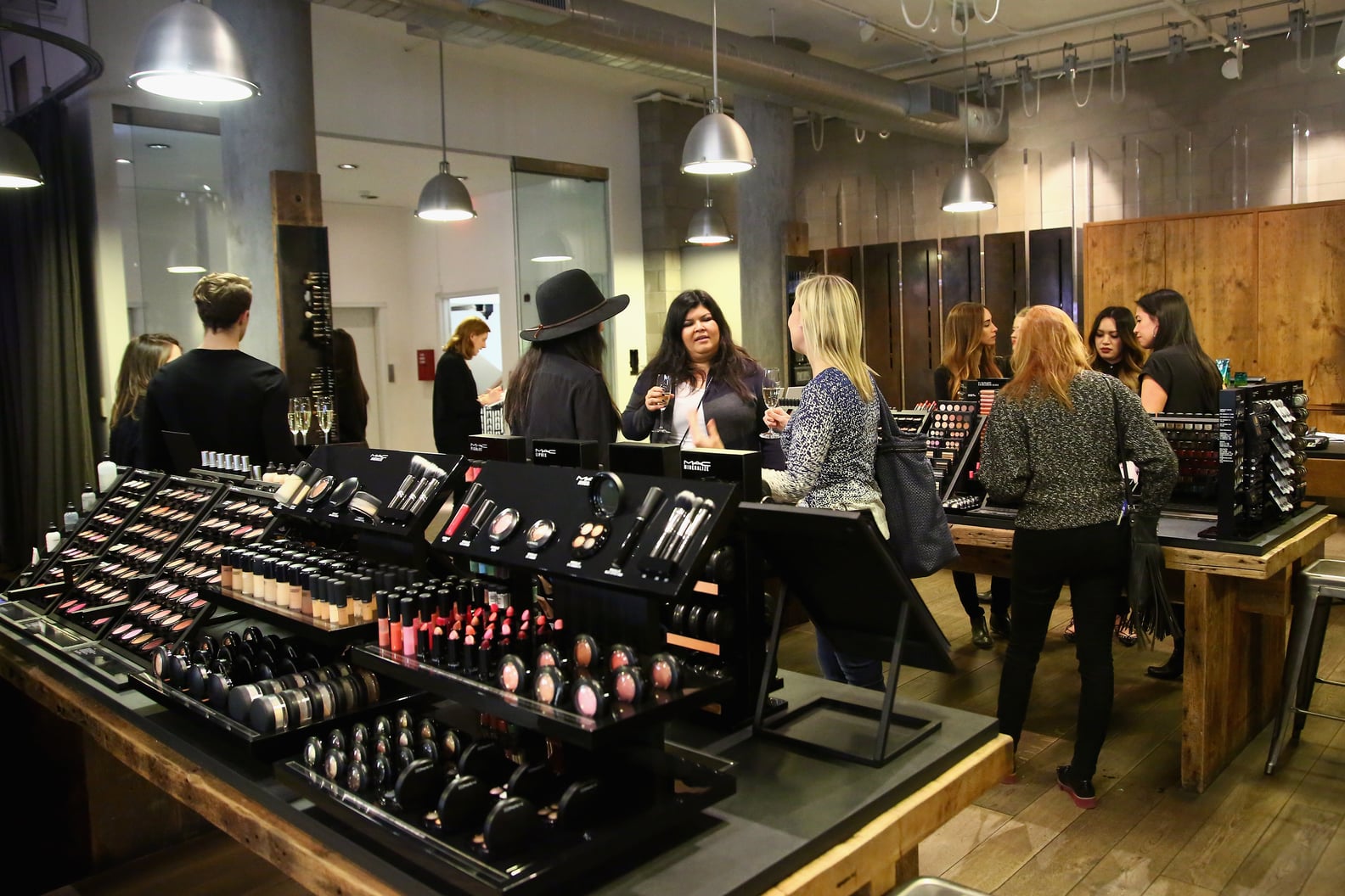 What It's Like to Work at MAC | PS Beauty
