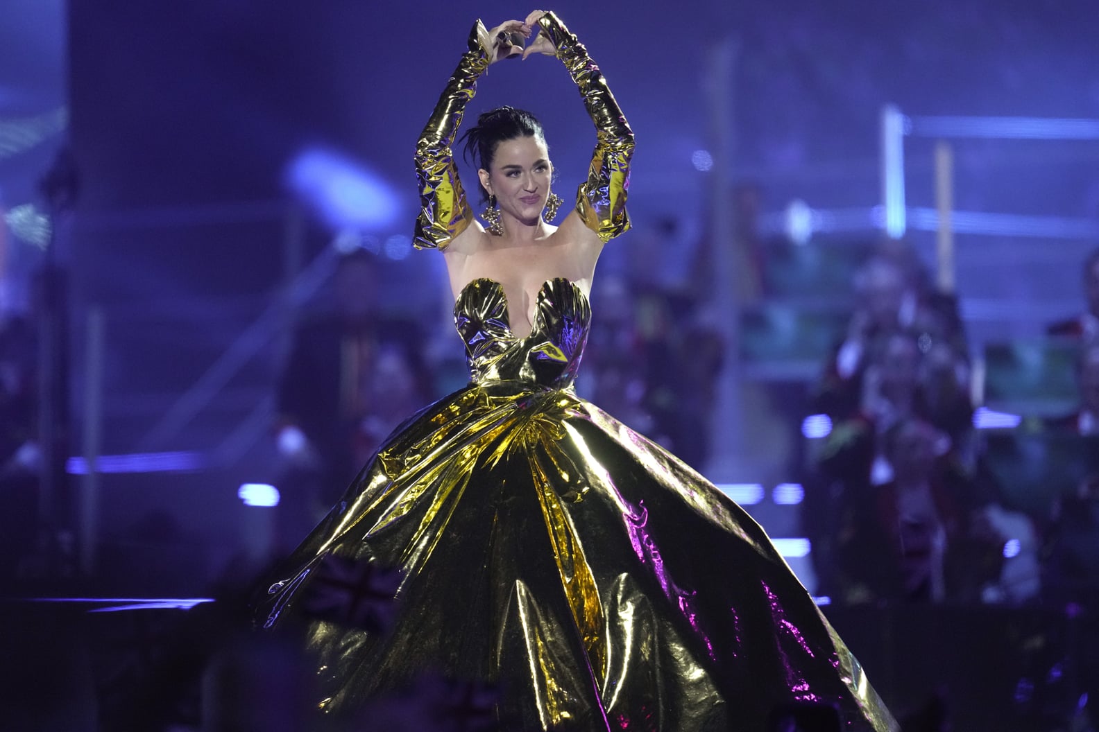 Katy Perry Stuns in Gold Dress at King's Coronation Concert | PS Fashion