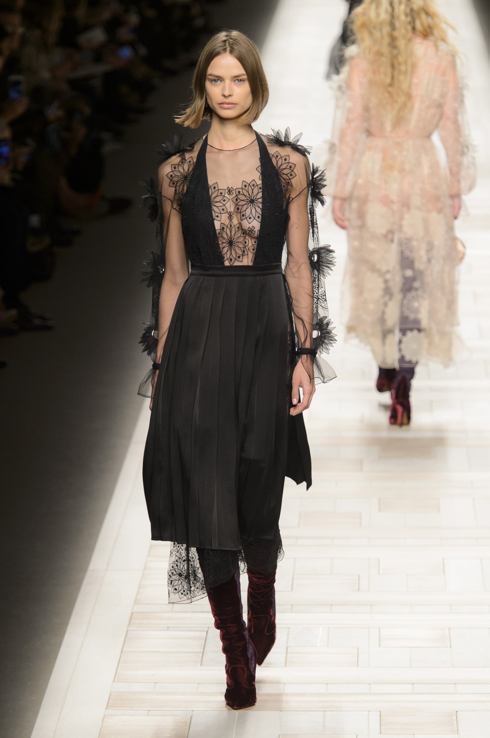 Fendi Fall 2017 Runway Show | PS Fashion