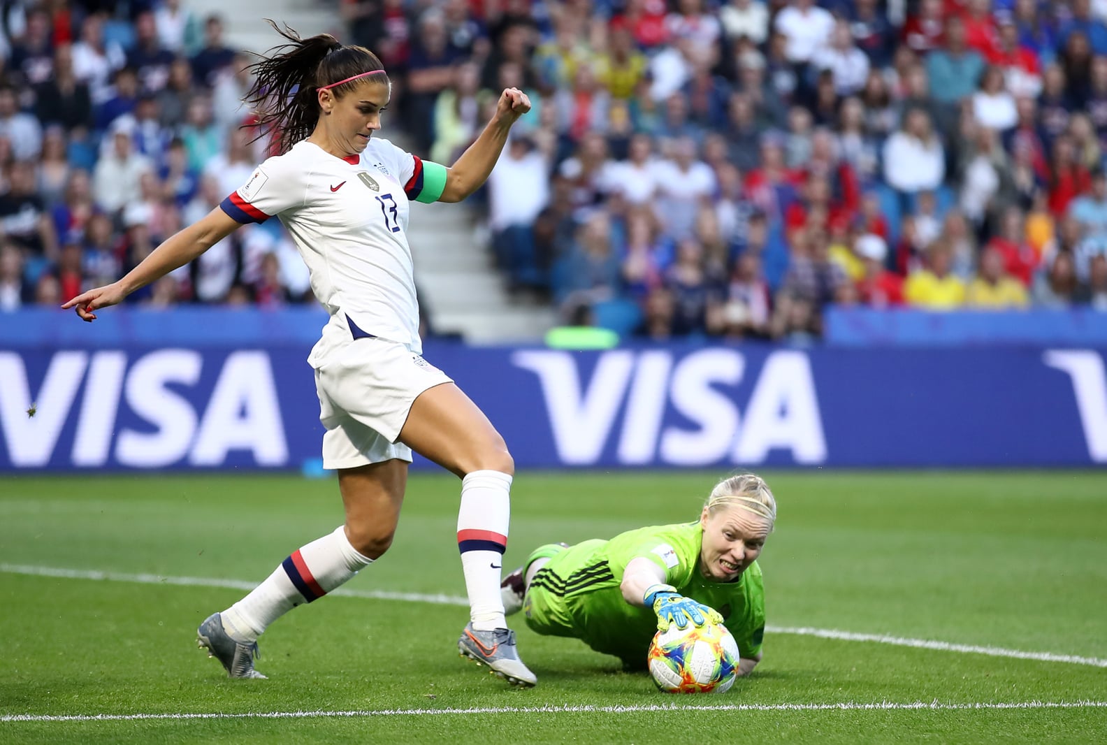 Alex Morgan Retires: Learn More About the Iconic Player | PS Fitness