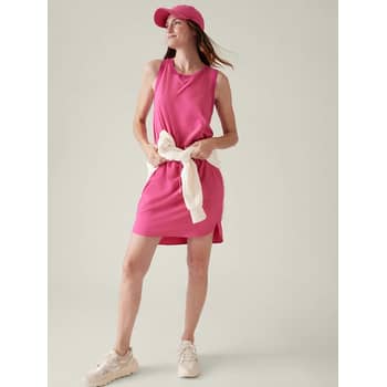 Hot Pink Workout Clothes to Wear This Spring | PS Fitness