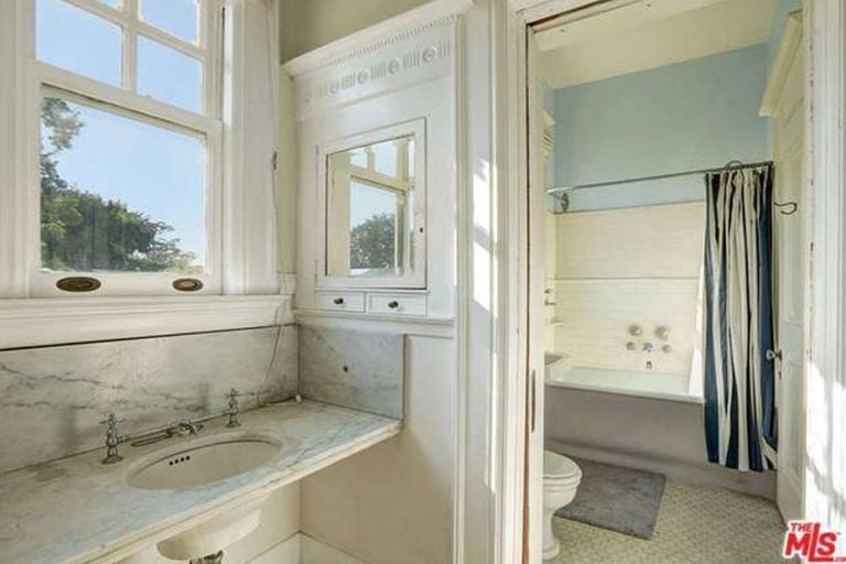 Kat Von D Buys House From Cheaper by the Dozen | PS Home