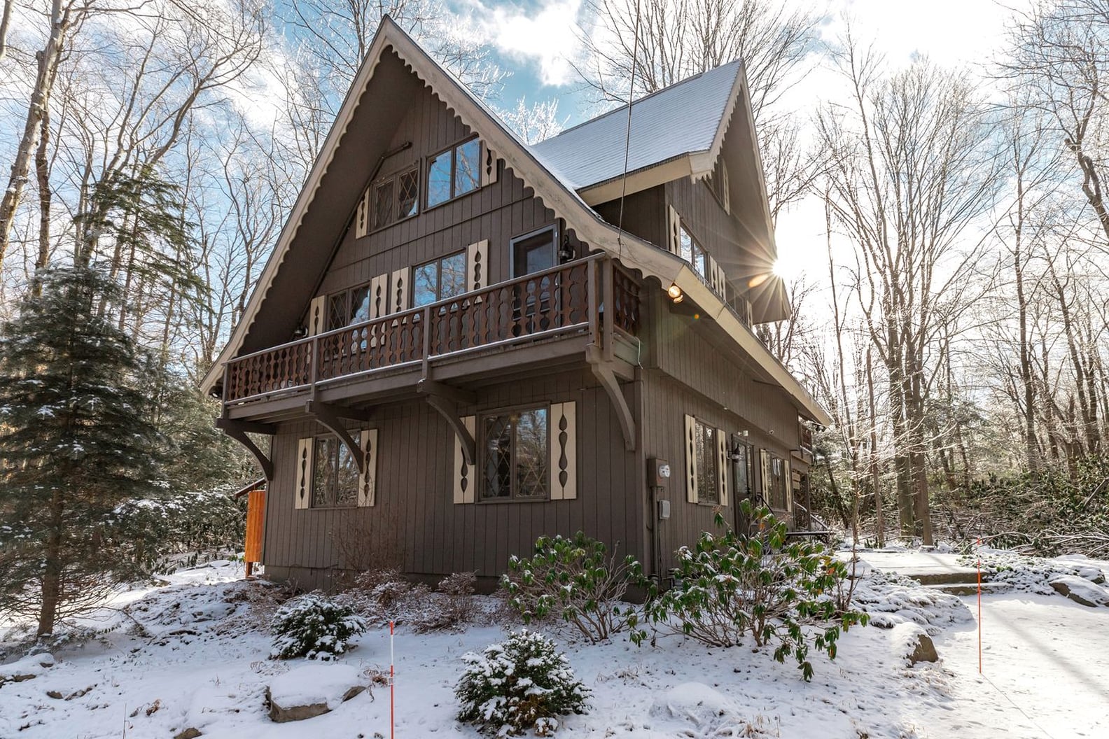 35 Charming Remote Cabin Rentals Across the US | PS Smart Living