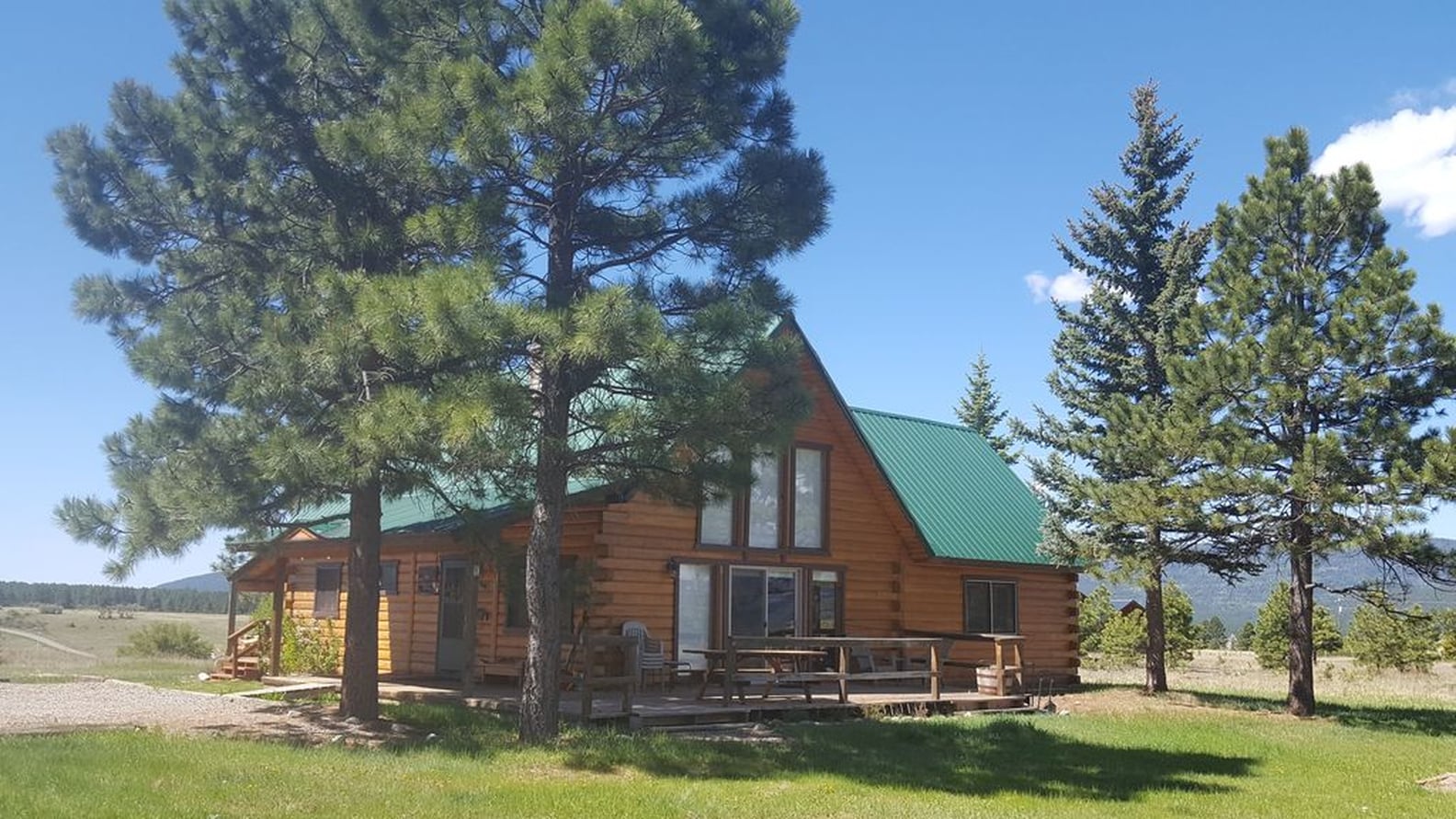 35 Charming Remote Cabin Rentals Across the US | PS Smart Living