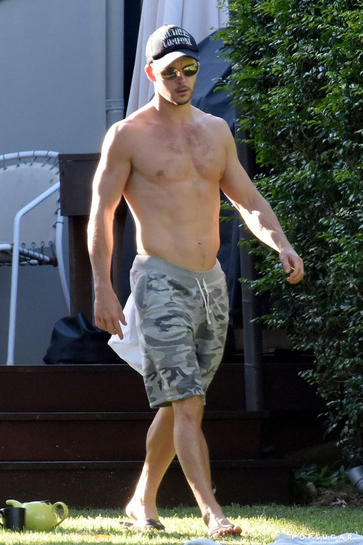 Ryan Kwanten Moving Furniture While Shirtless Pictures Popsugar