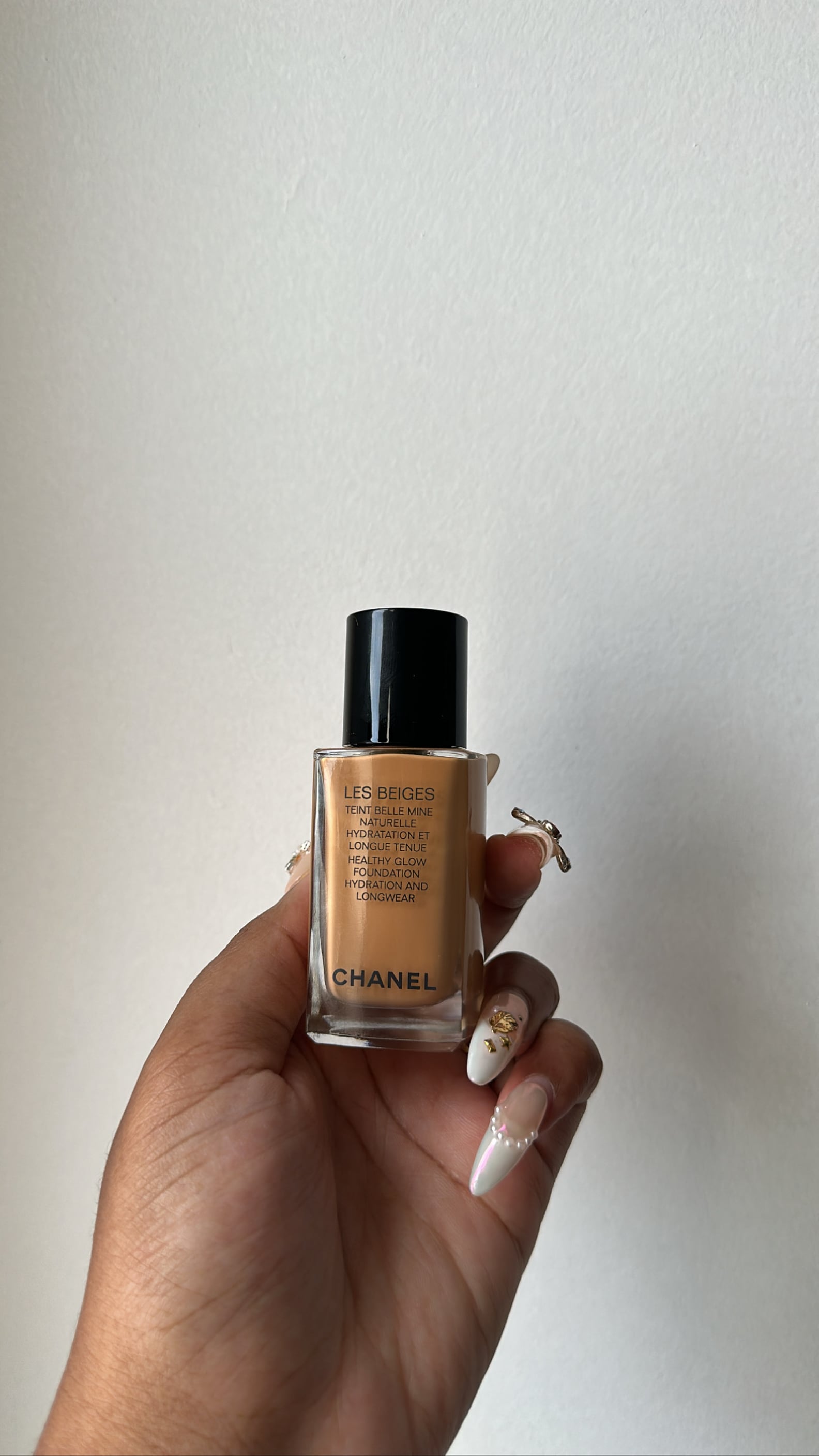 Chanel Les Beiges Healthy Glow Foundation Review With Photos | PS Beauty