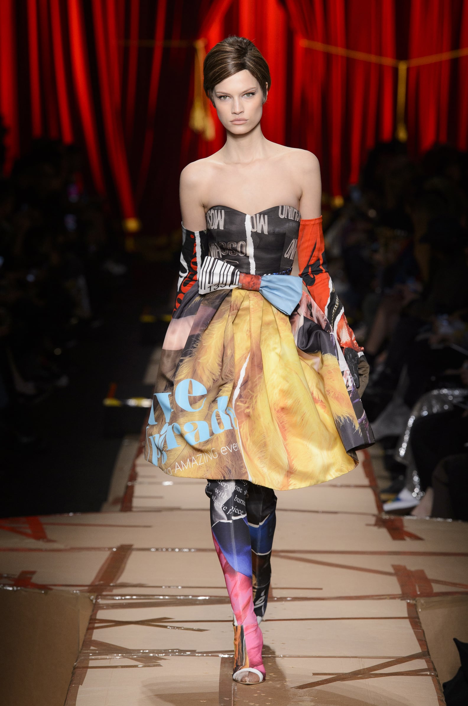 Moschino Fall 2017 Runway Show | PS Fashion