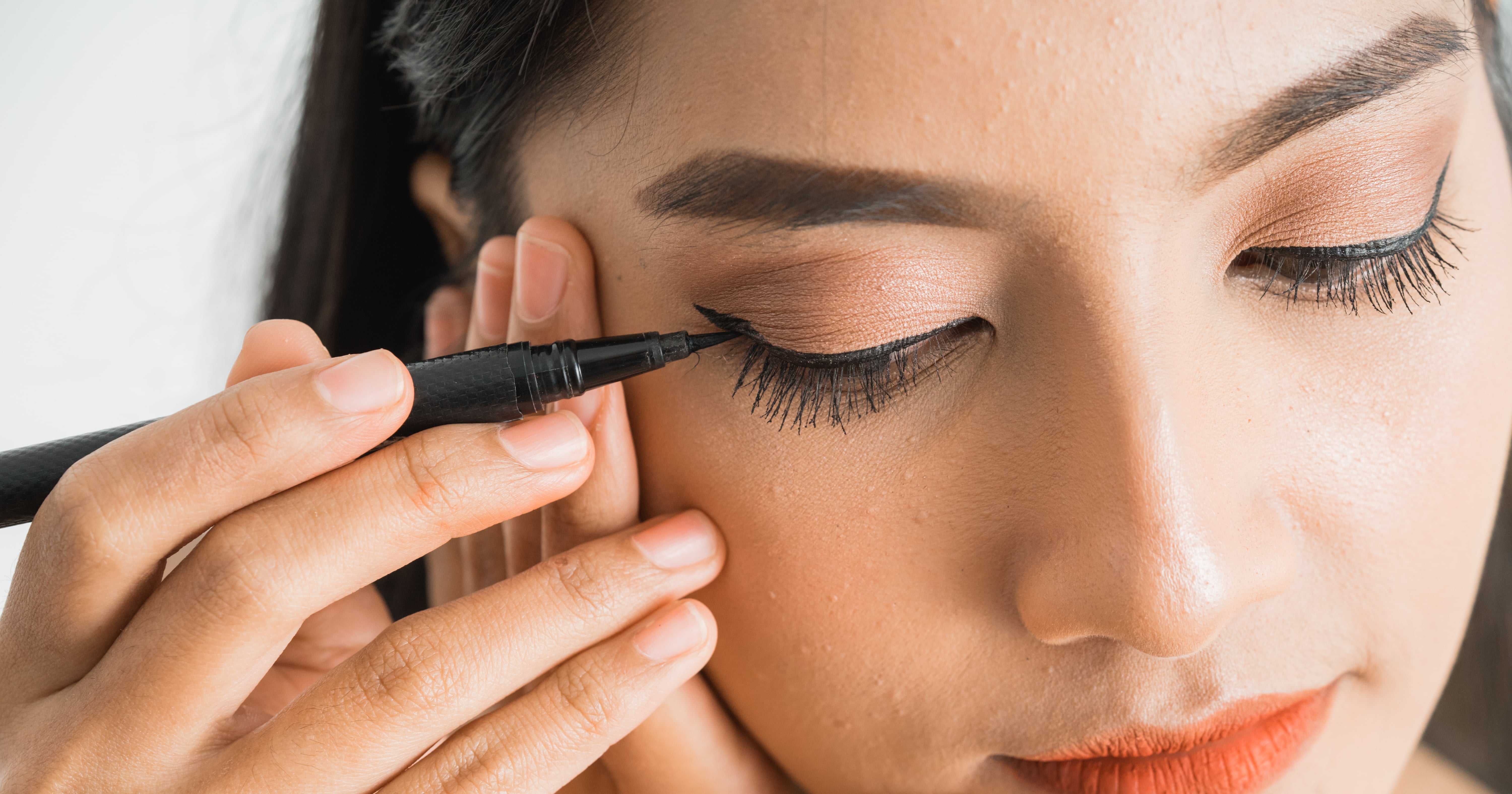 Graphic Eyeliner Looks That Will Highlight Your Eyelashes | PS Beauty