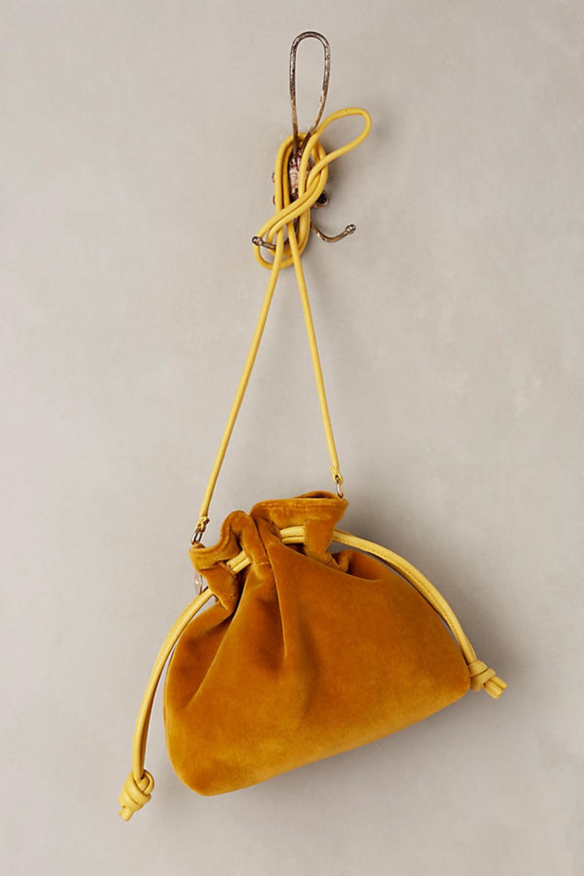 Halloween Costumes You Can Make Using a Bag | PS Fashion