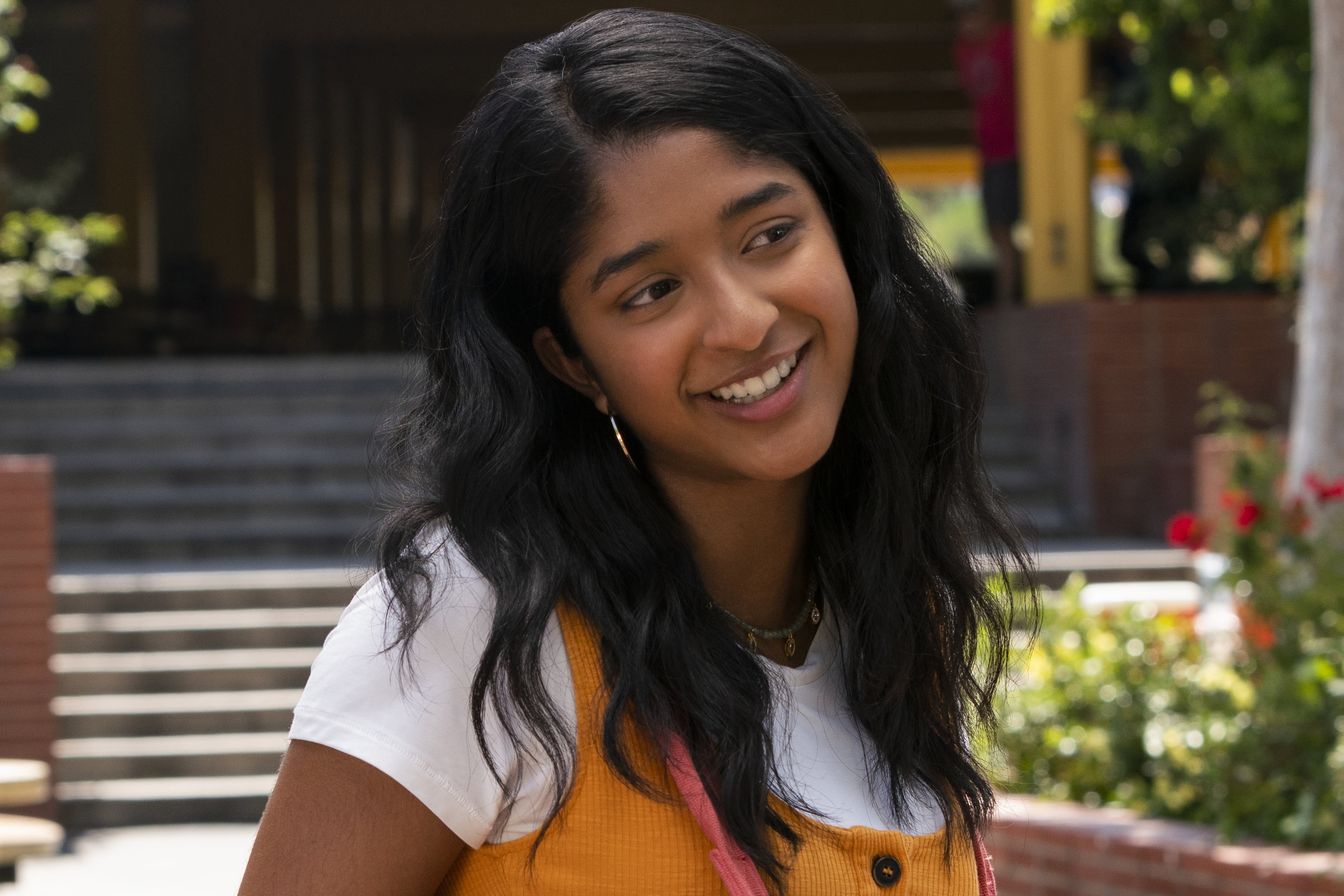 Who Plays Devi on Netflix's Never Have I Ever? | POPSUGAR Entertainment