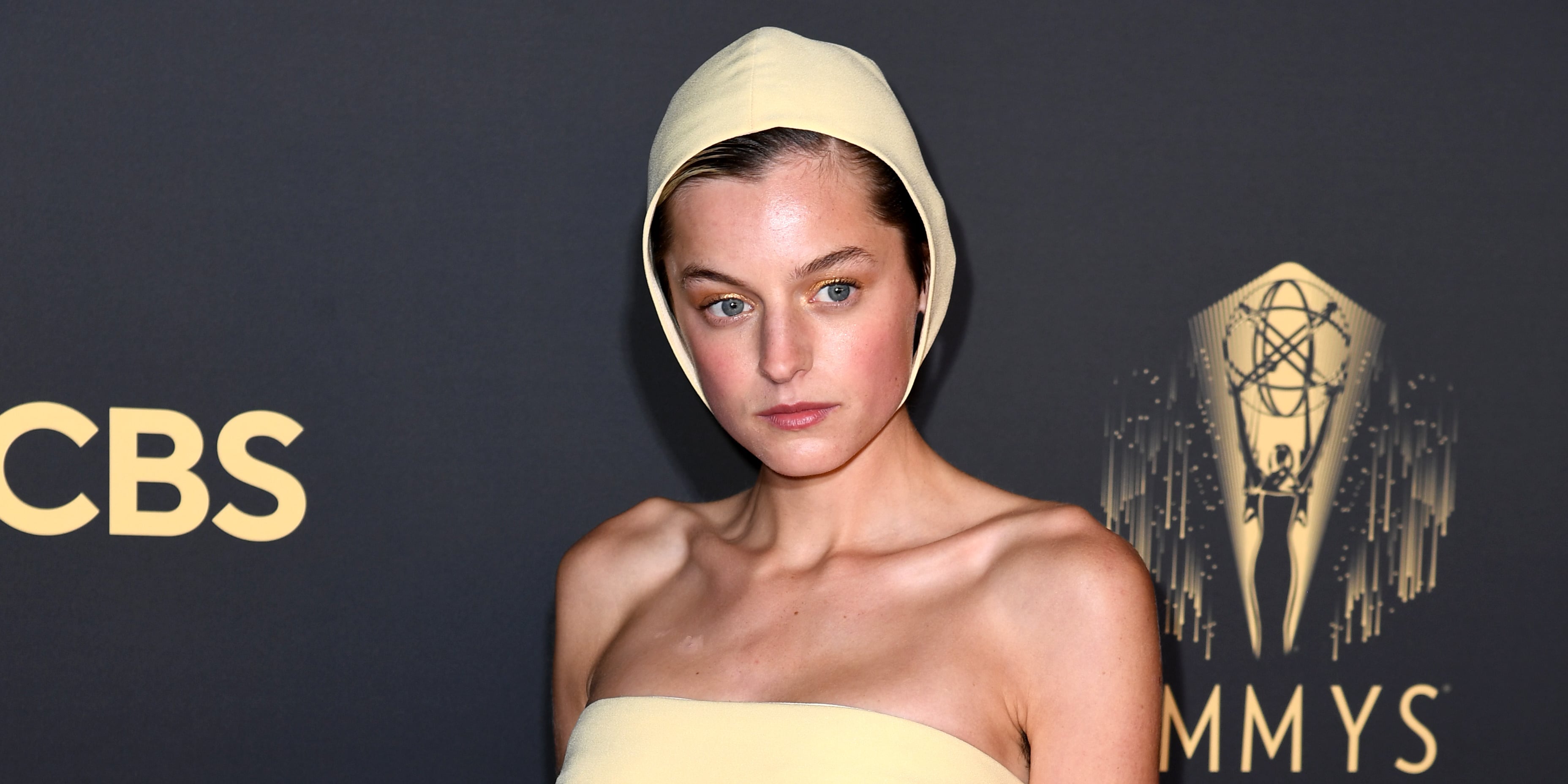 See Emma Corrin's Stiletto Nails at the 2021 Emmys | PS Beauty