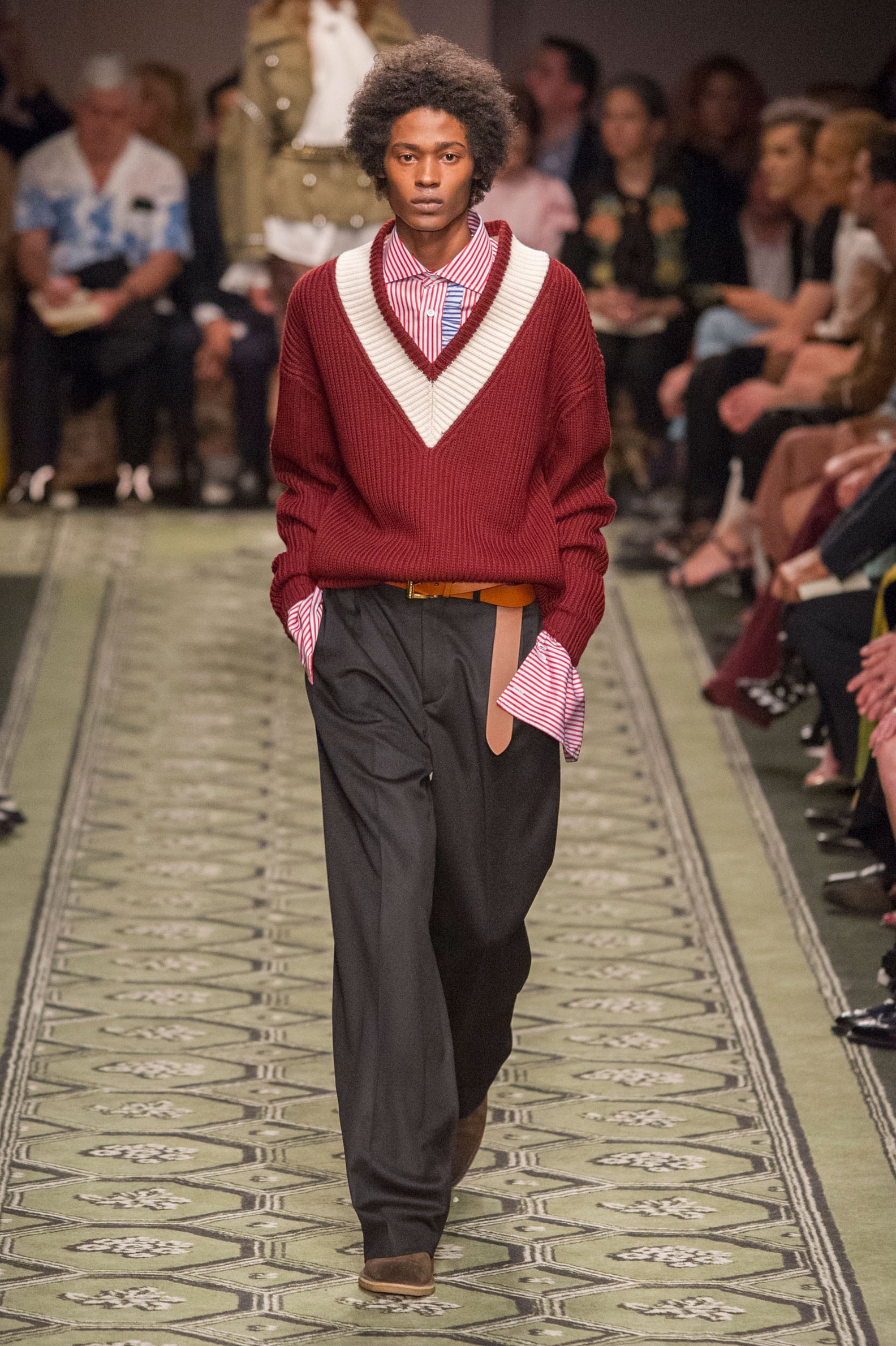 Burberry Runway Show September 2016 | PS Fashion