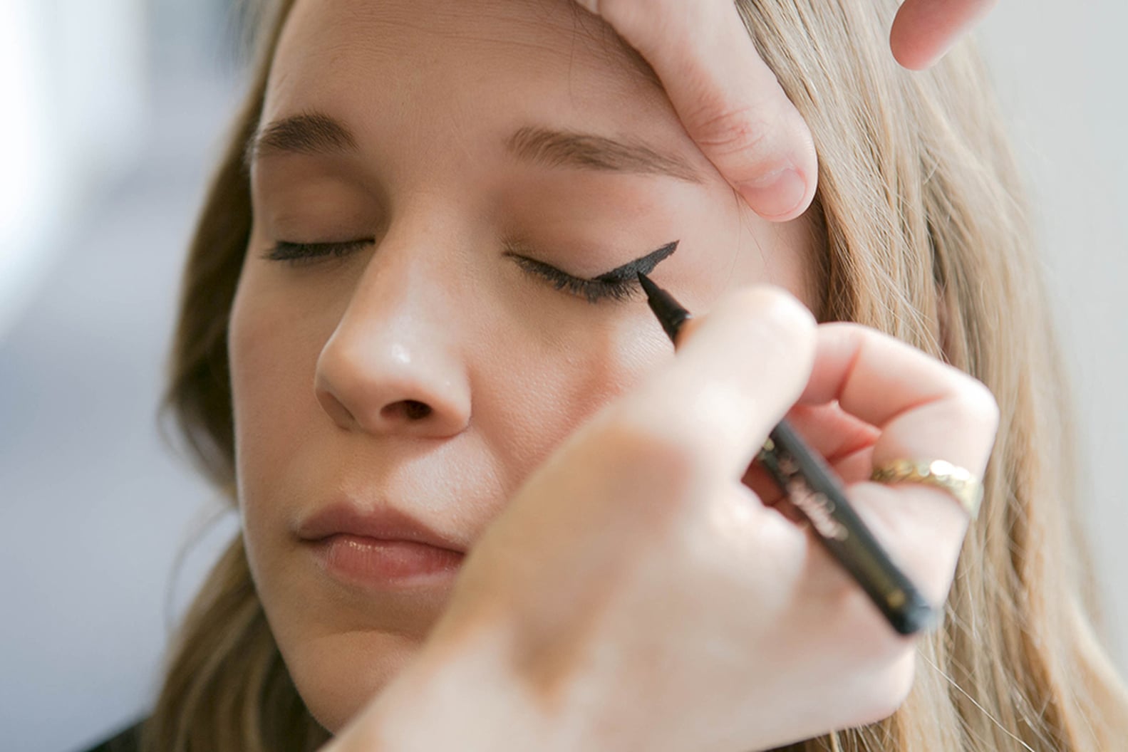 How to Do a Cat Eye | PS Beauty