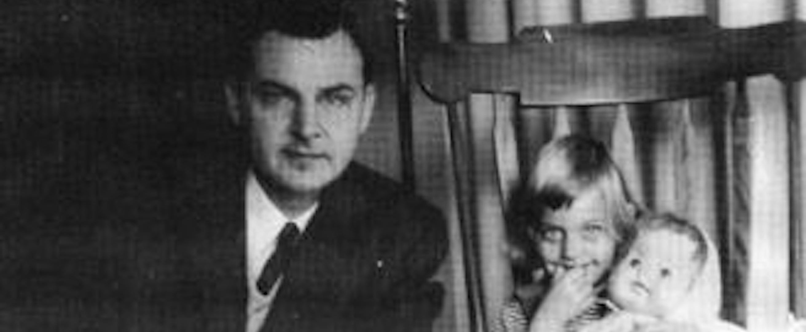 Ellen DeGeneres's Dad Dies | POPSUGAR Celebrity