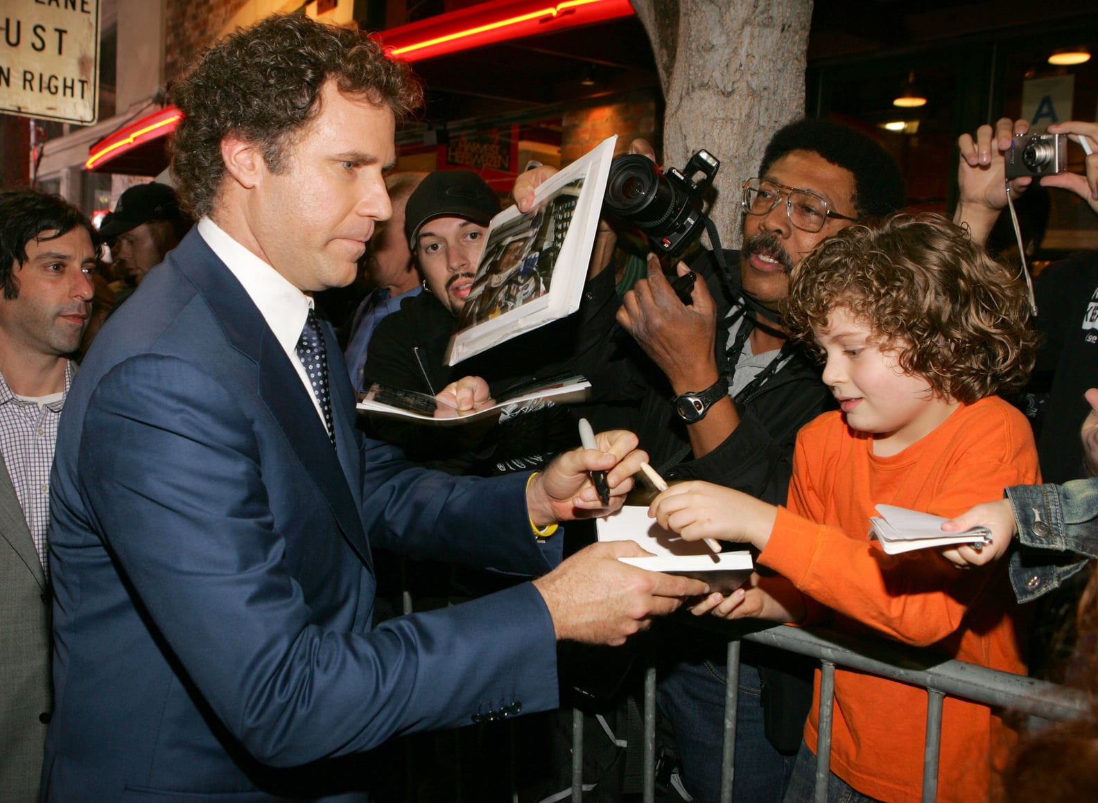 Left-Handed Celebrities | PS Celebrity