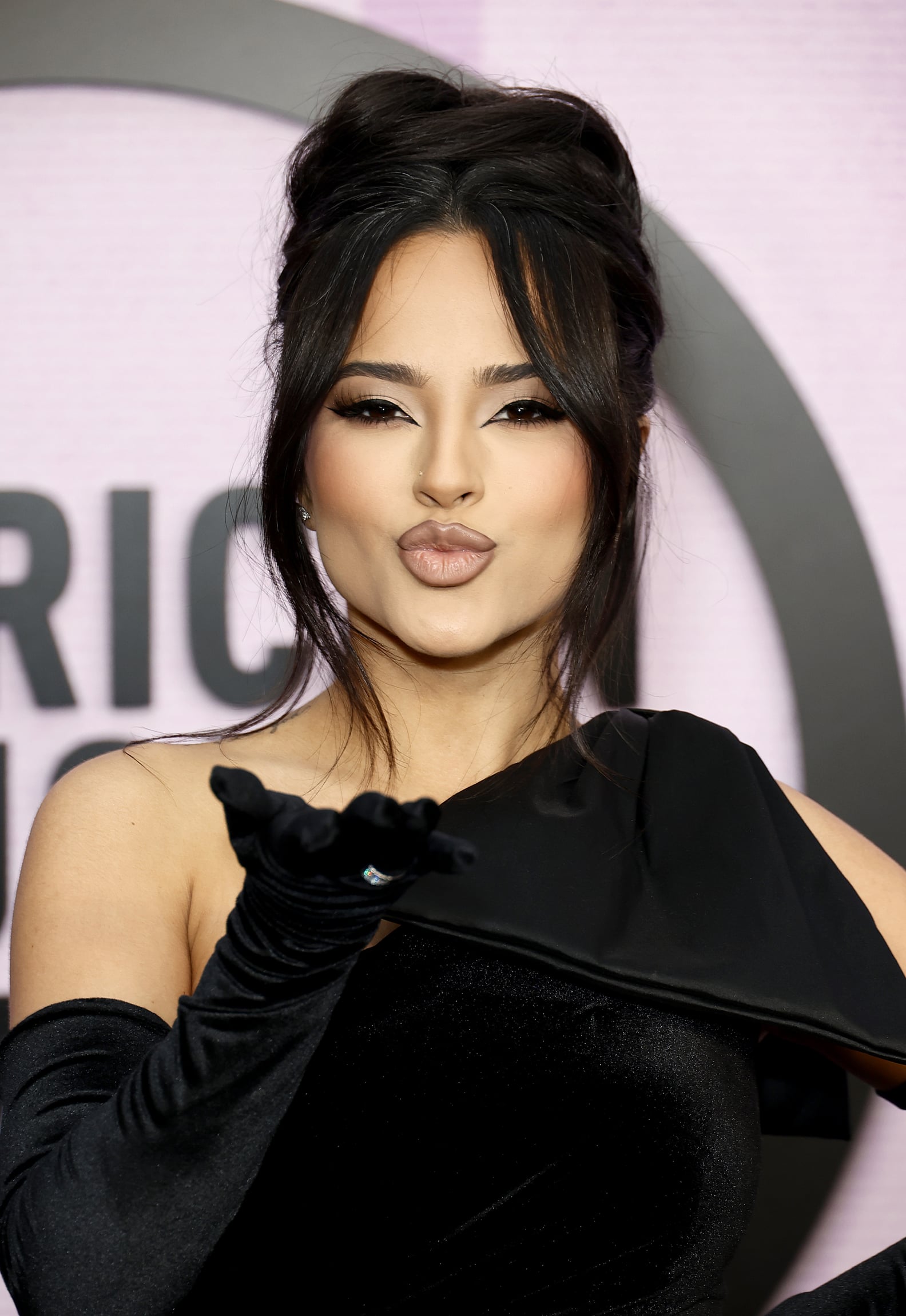 Becky G's Hair at the American Music Awards | Photos | PS Beauty