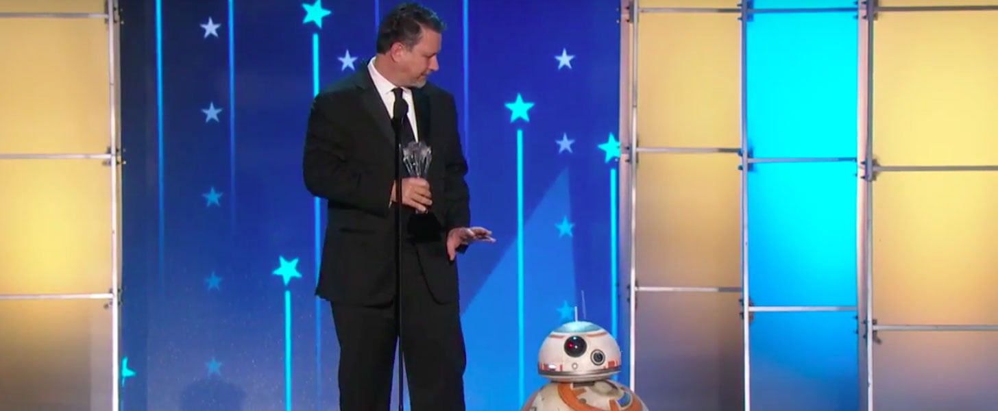 BB-8 at the Critics' Choice Awards 2016 | Video | POPSUGAR Entertainment