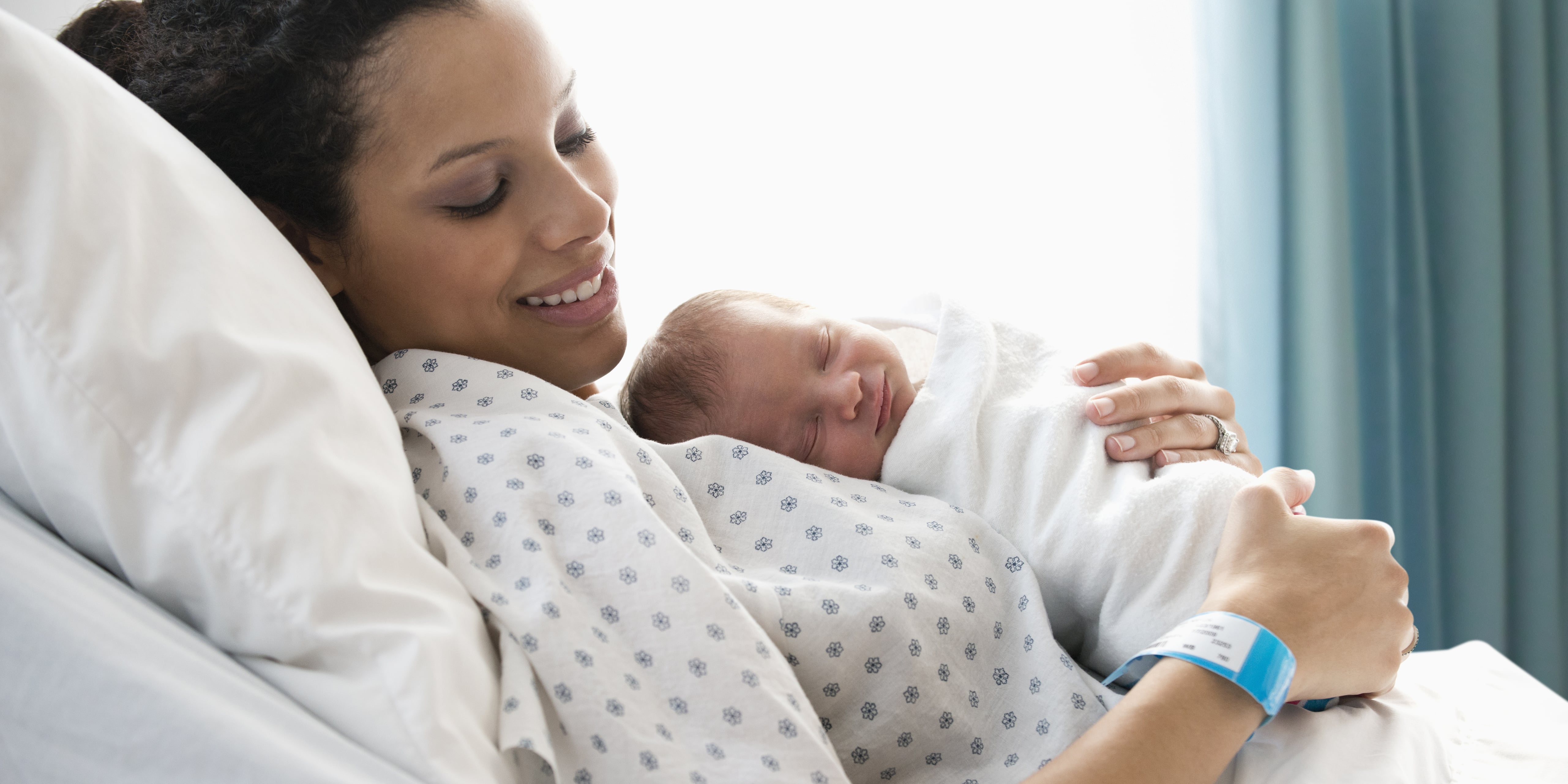 Pros and Cons of Epidural vs. Natural Birth | PS Family