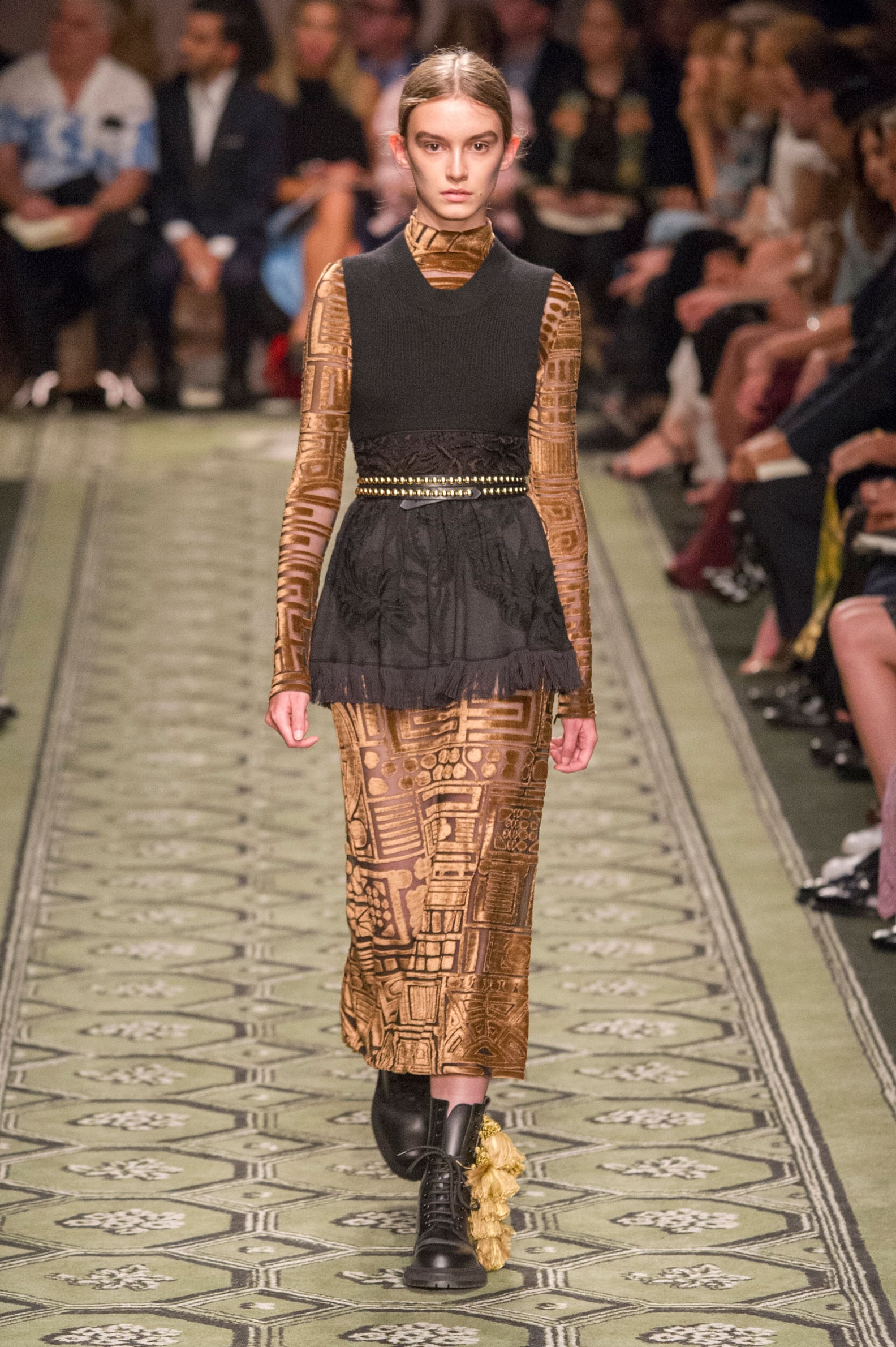 Burberry Runway Show September 2016 | PS Fashion