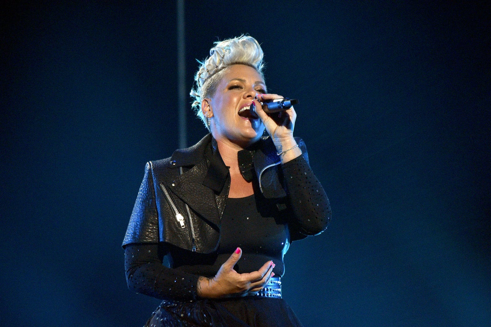 Watch Pink's Billboard Music Awards 2021 Performance | Video | PS ...