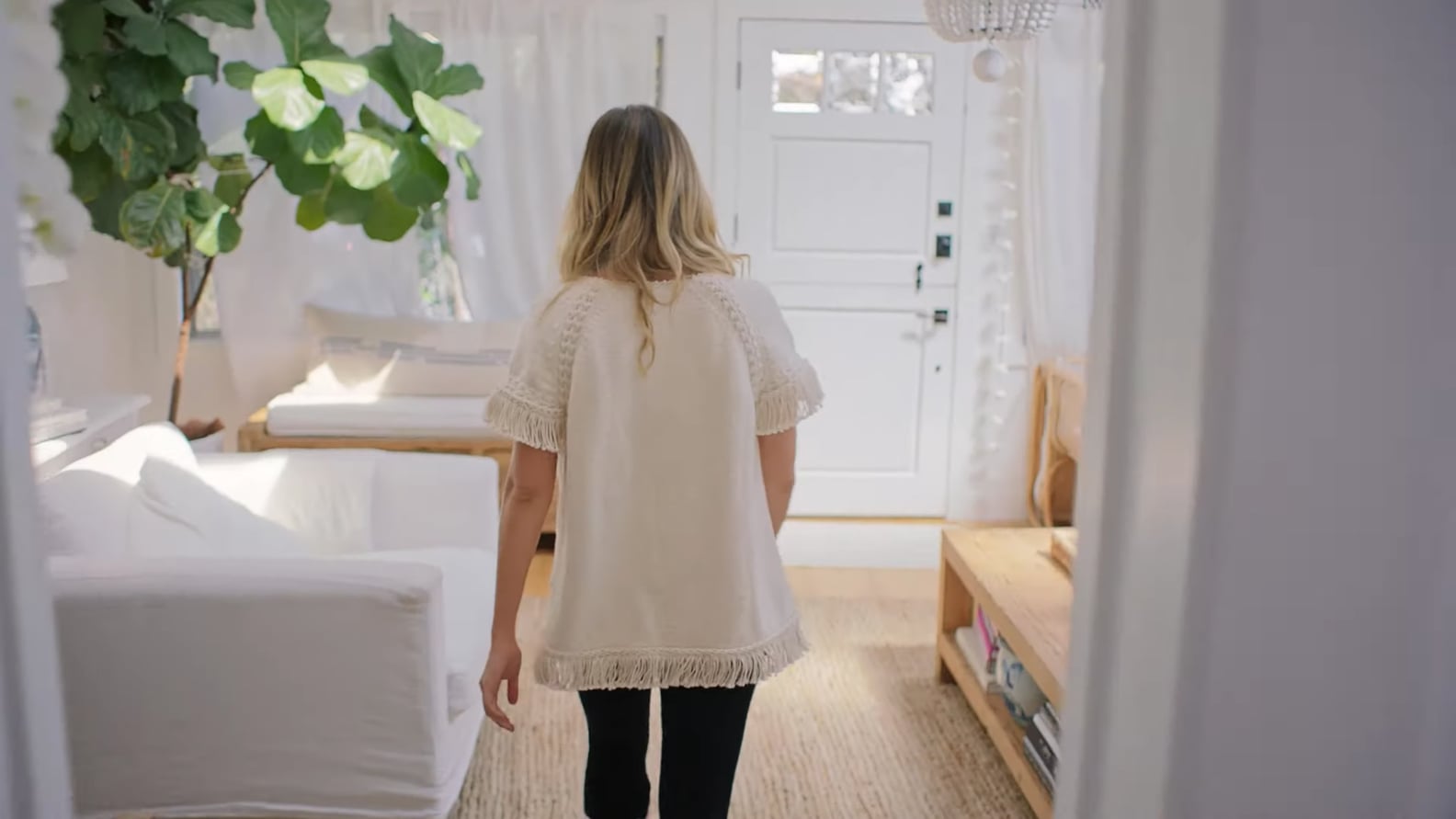 Margot Robbie's House in the Vogue 73 Questions Video | PS Home