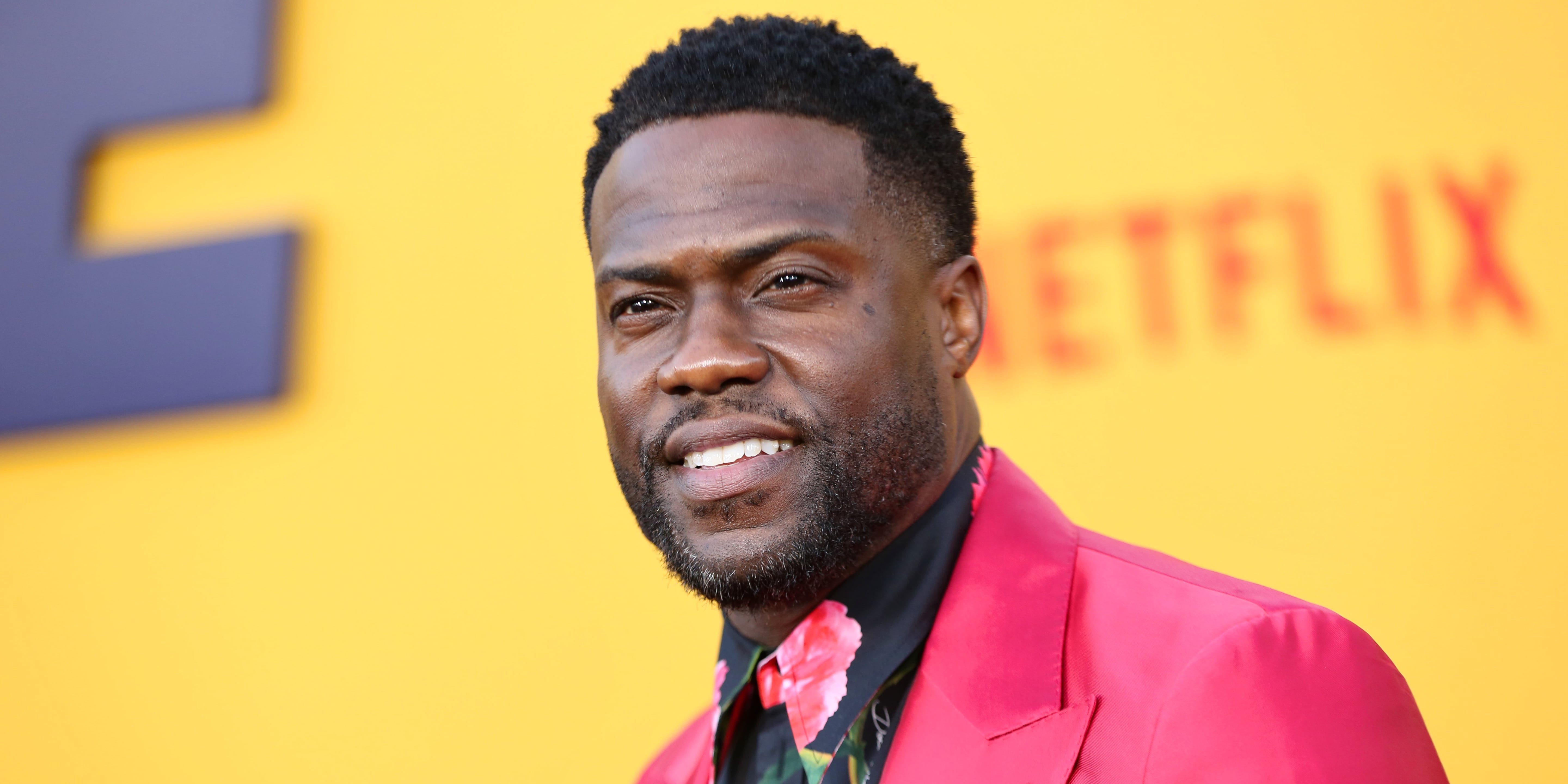 Kevin Hart Poses For Prom Photos With Daughter Heaven | PS Celebrity