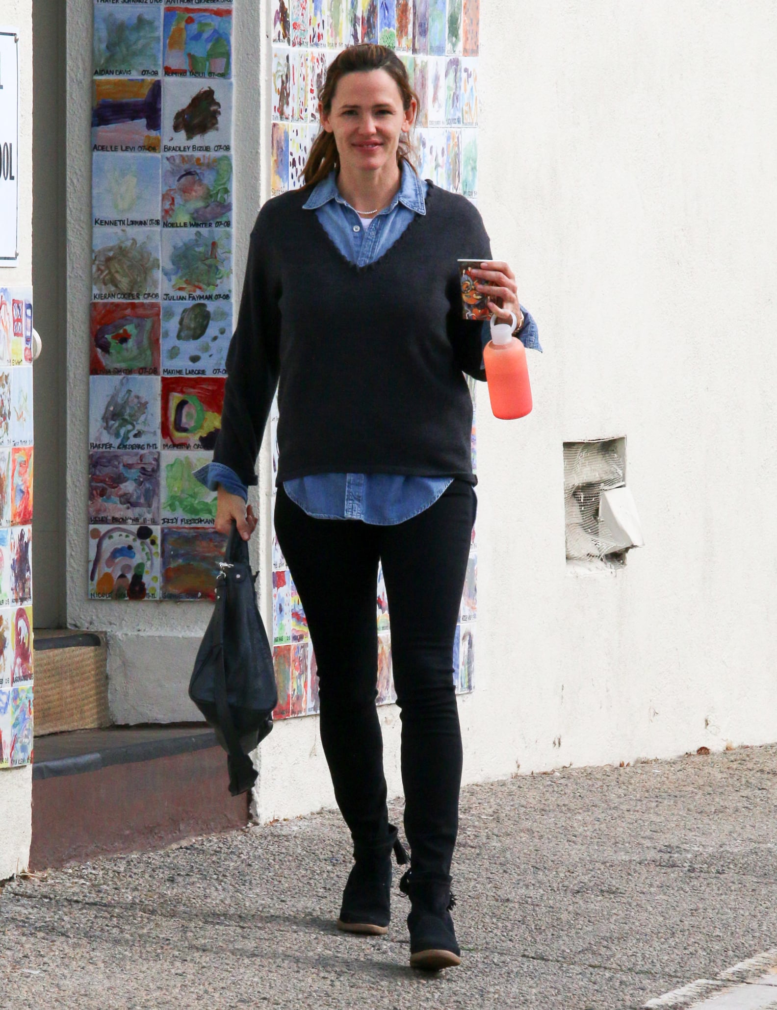 Jennifer Garner Smiling in LA January 2016 | PS Celebrity
