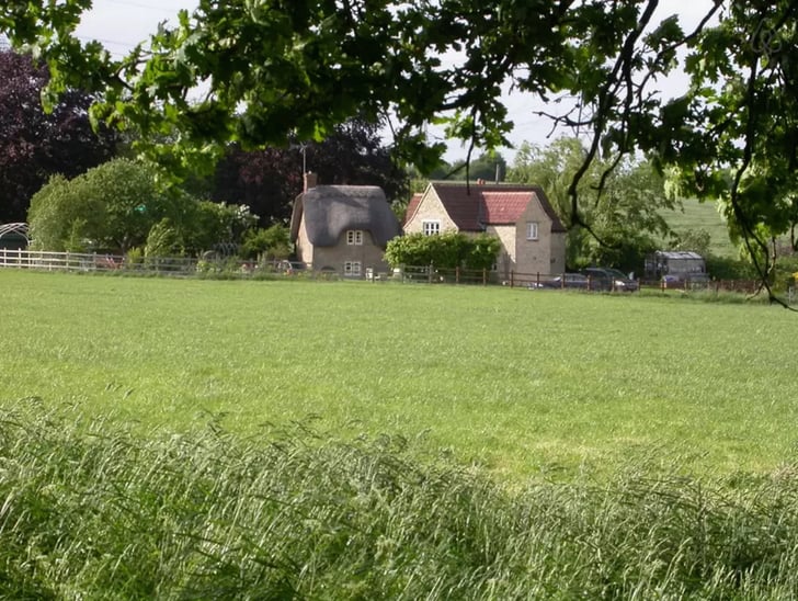 The Seven Dwarf's Cottage (Snow White) | Airbnb Rentals Straight Out of ...