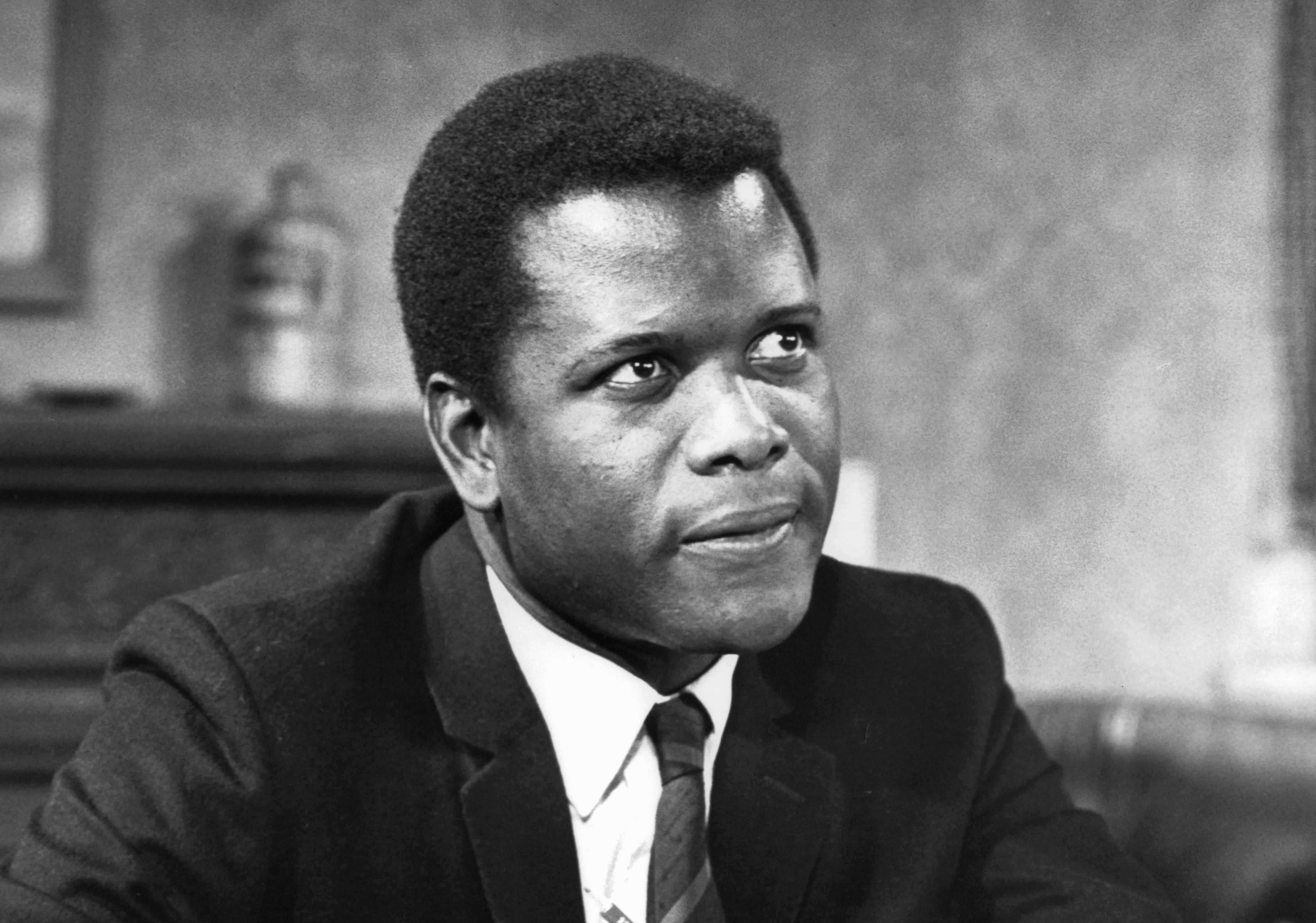 Beloved Bahamian Actor Sir Sidney Poitier Has Died at Age 94 | POPSUGAR ...