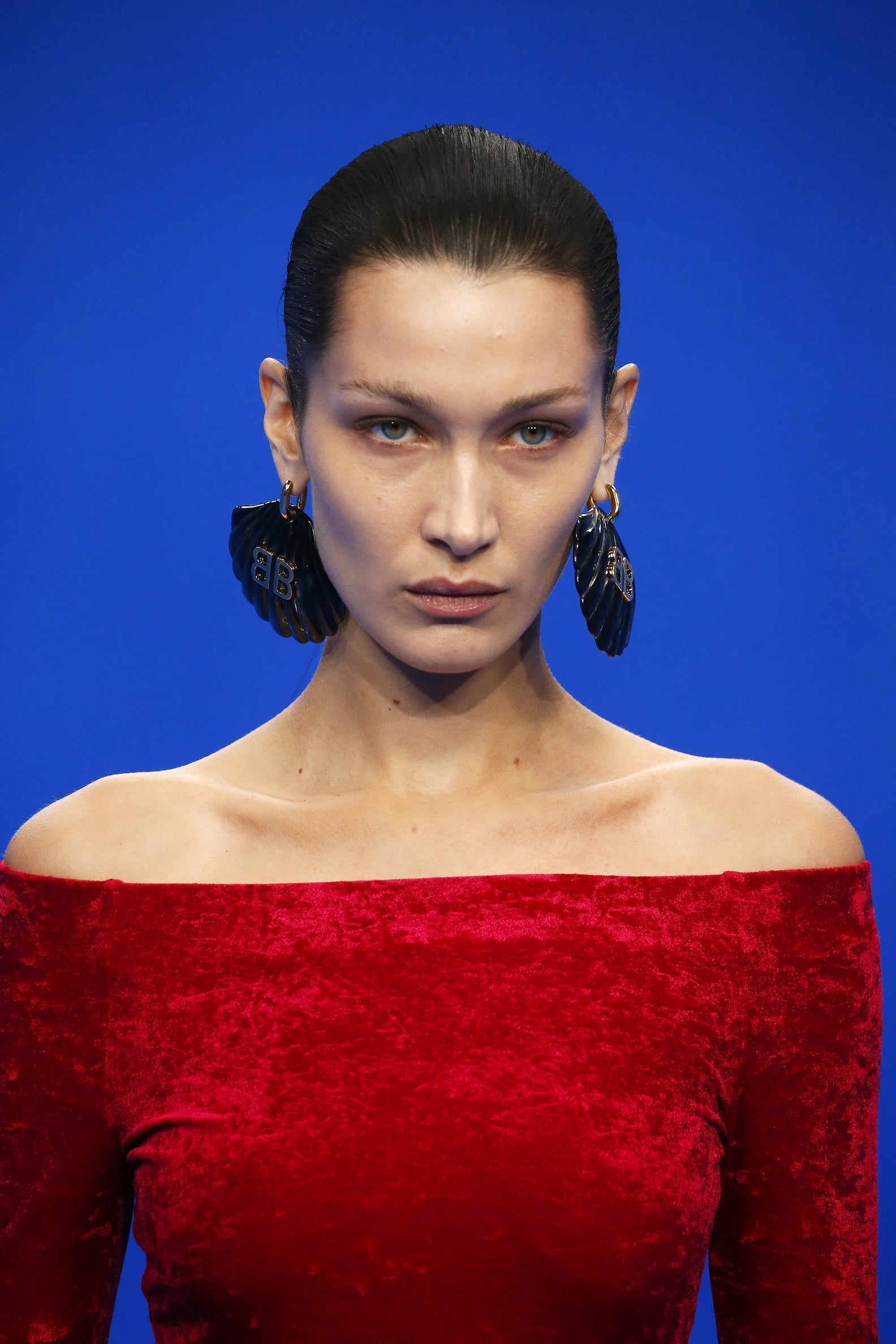 Bella Hadid's Brown Hair Color at Paris Fashion Week | PS Beauty