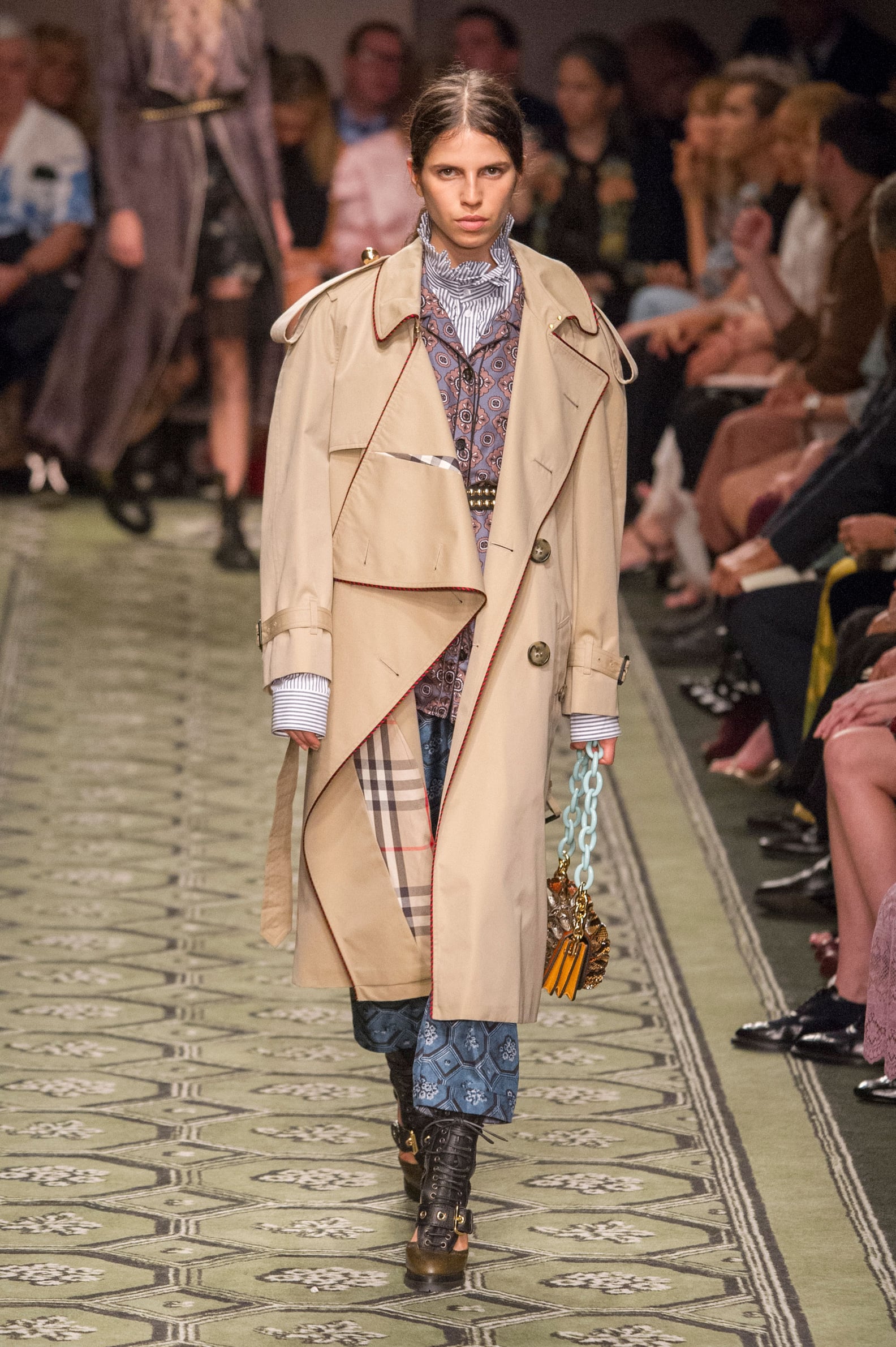 Burberry Runway Show September 2016 | PS Fashion