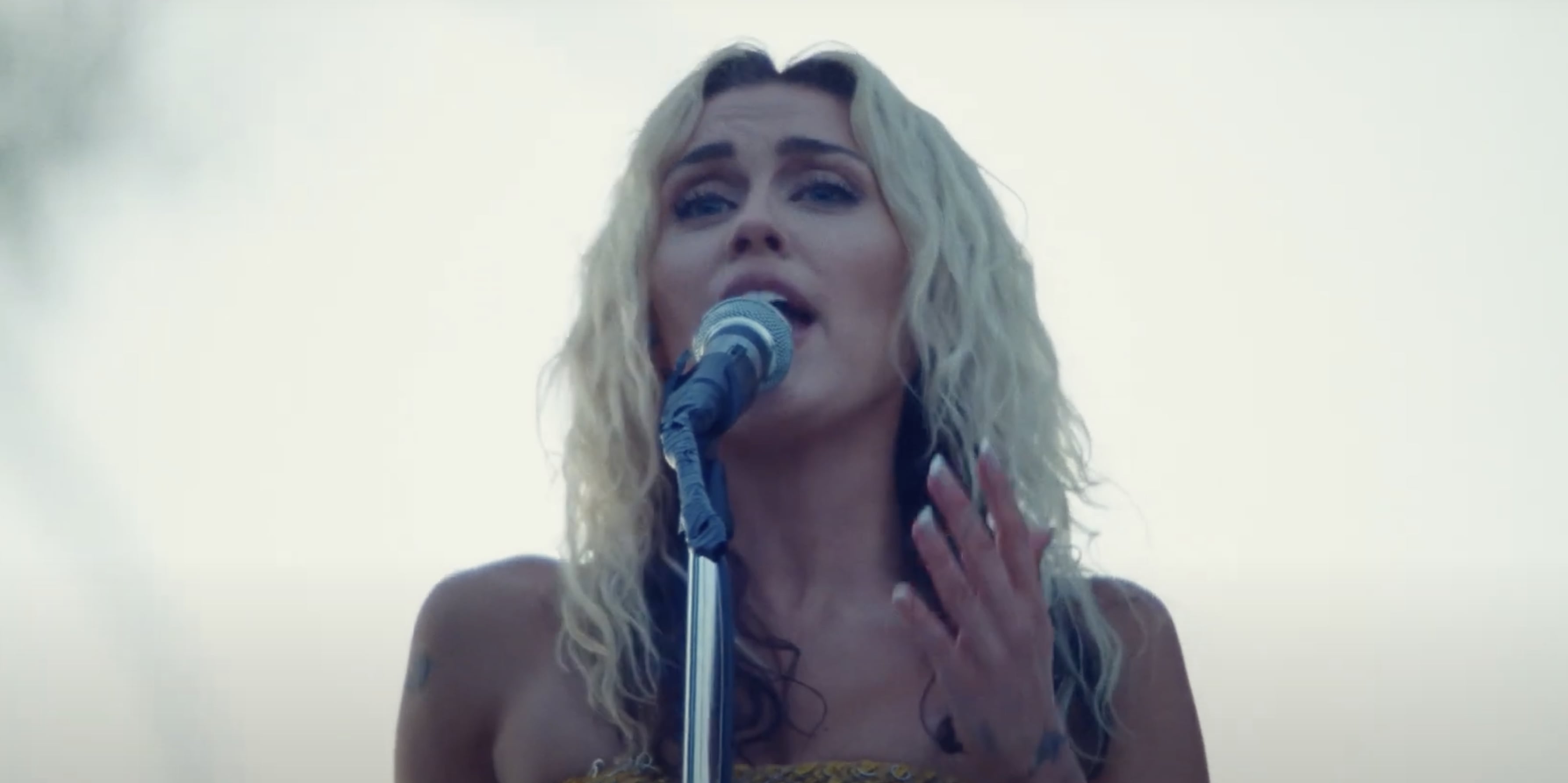 Miley Cyrus Sings The Climb For Disney+ Backyard Sessions | POPSUGAR ...