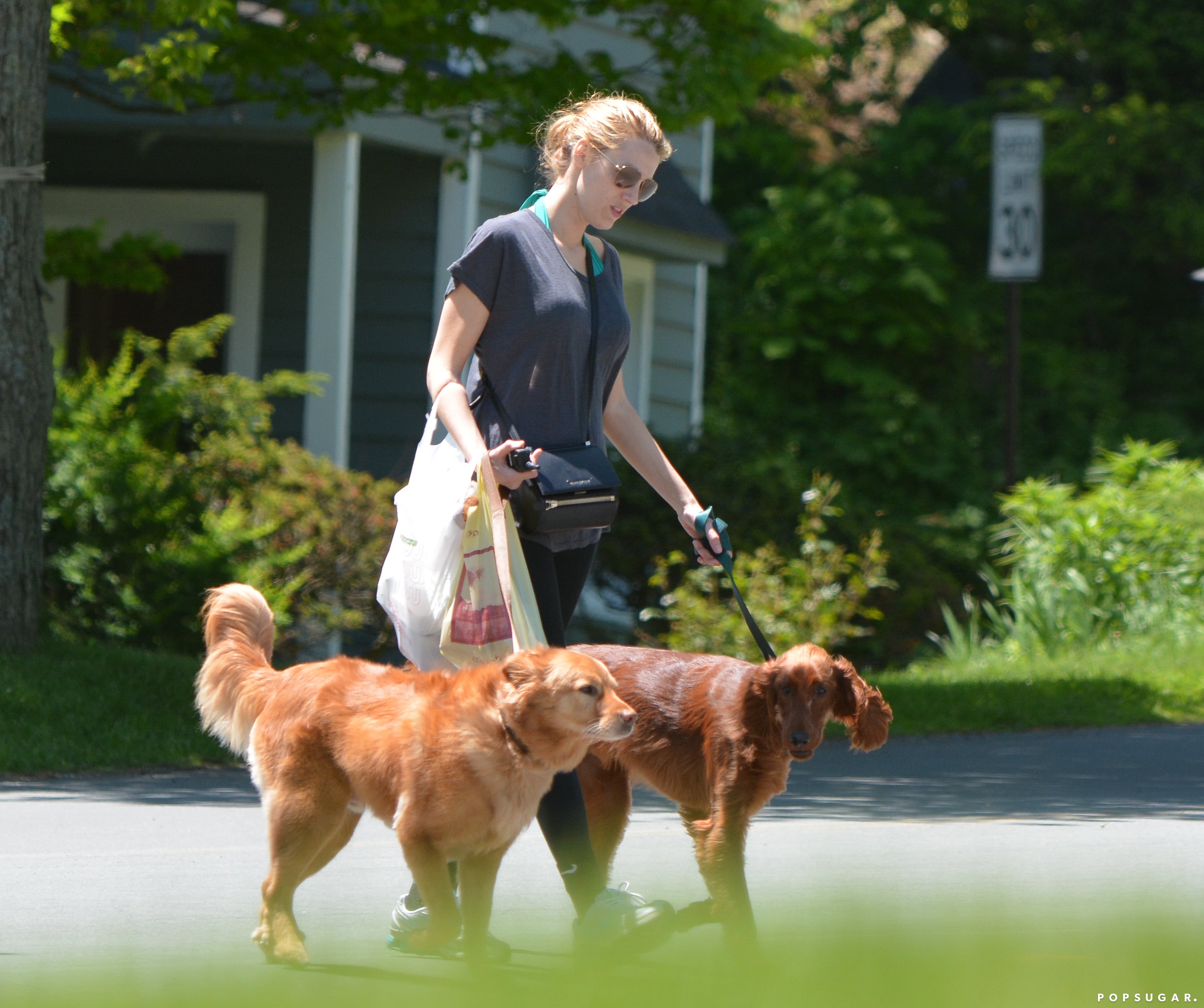 Blake Lively in Yoga Pants | Pictures | PS Celebrity