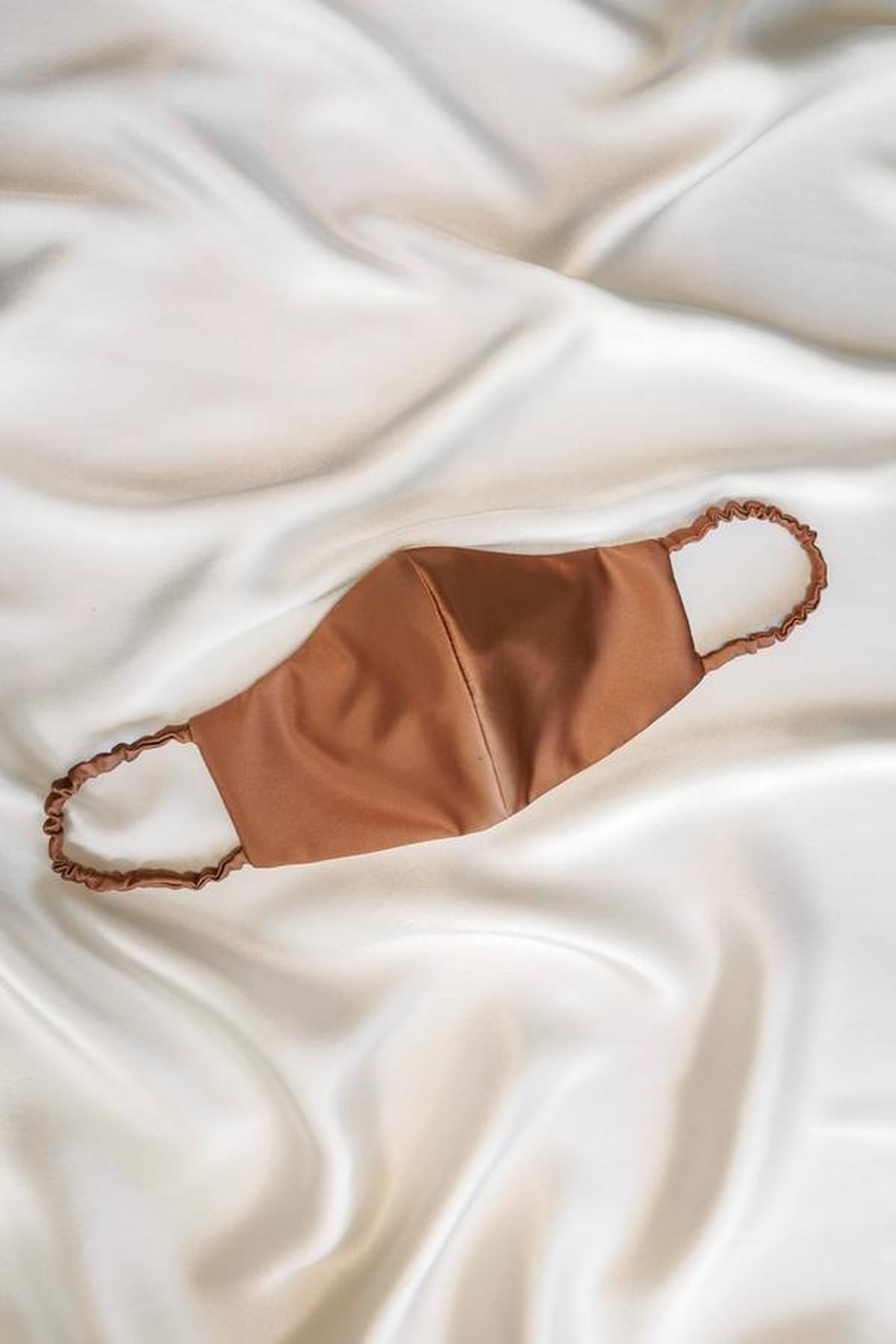 10 Street Style Outfits With Face Masks at Fashion Week | PS Fashion