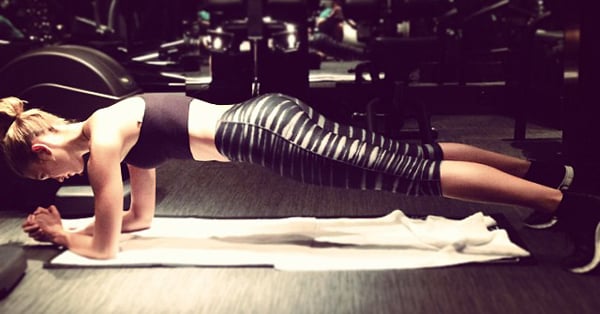 Karlie Kloss Exercises During Paris Fashion Week | POPSUGAR Fitness